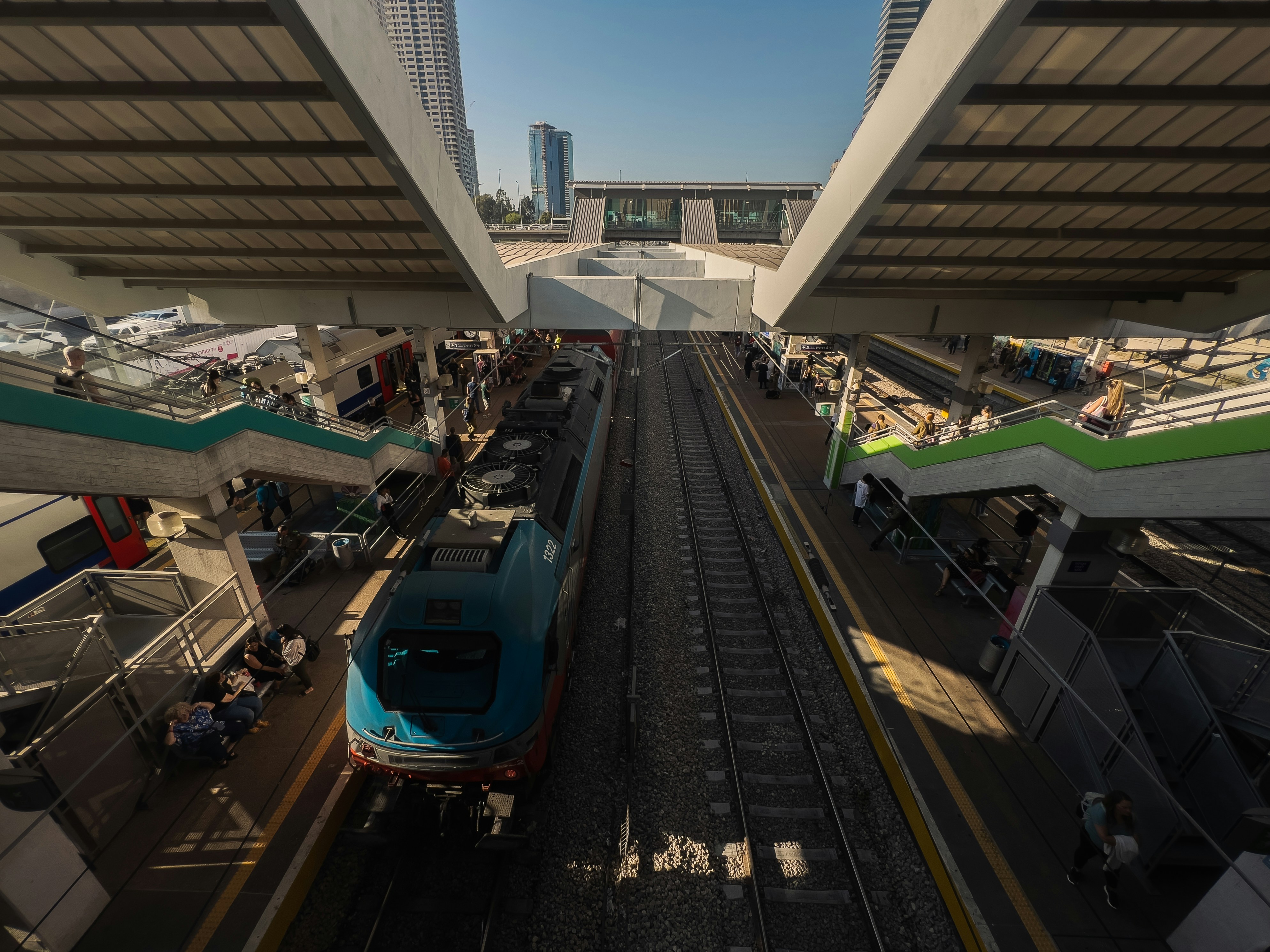 Symmetry in Transit: Tel Aviv's Modern Hub