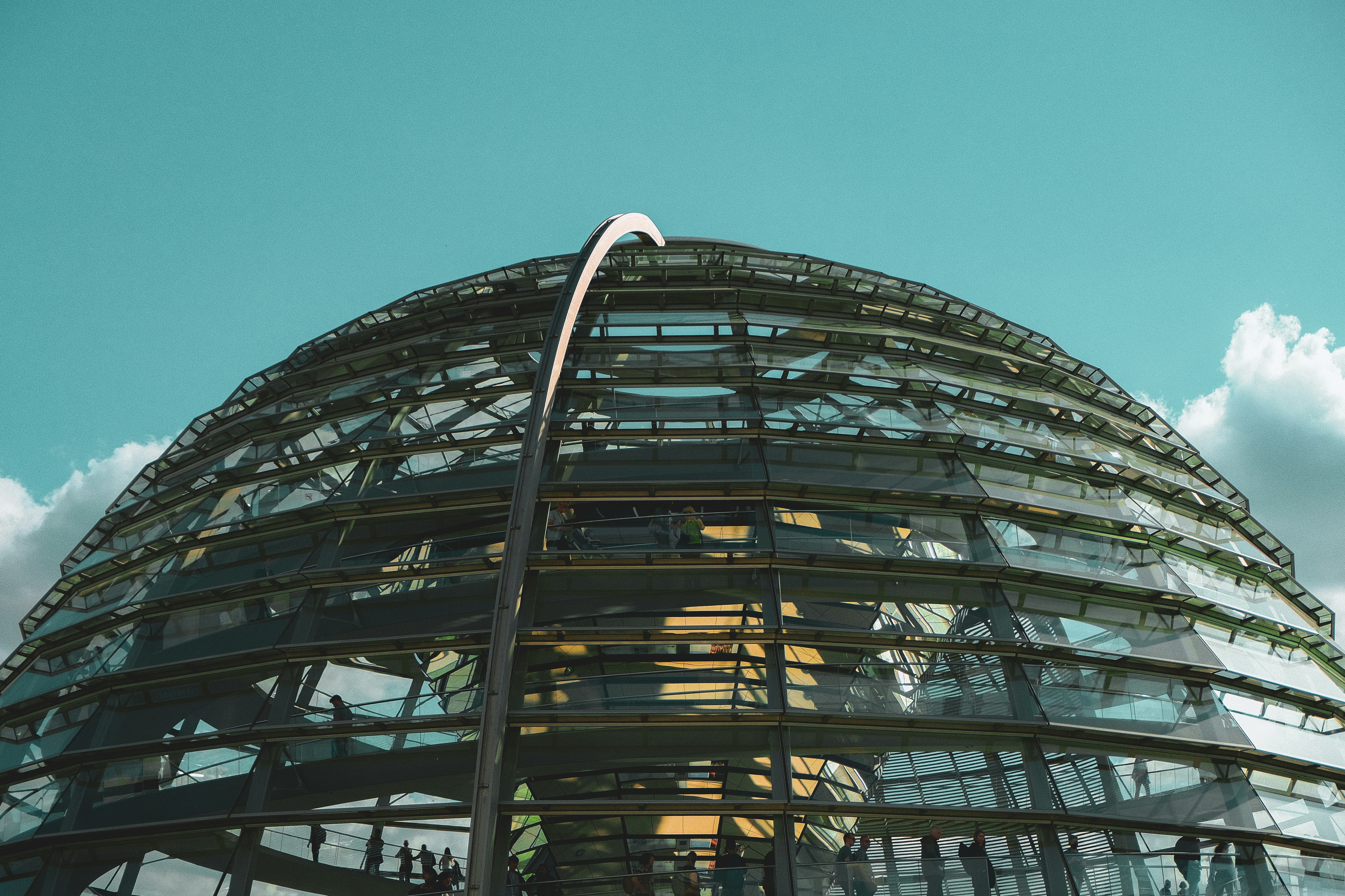 Lattice of Glass: Berlin's Reichstag Dome Reaches the Sky