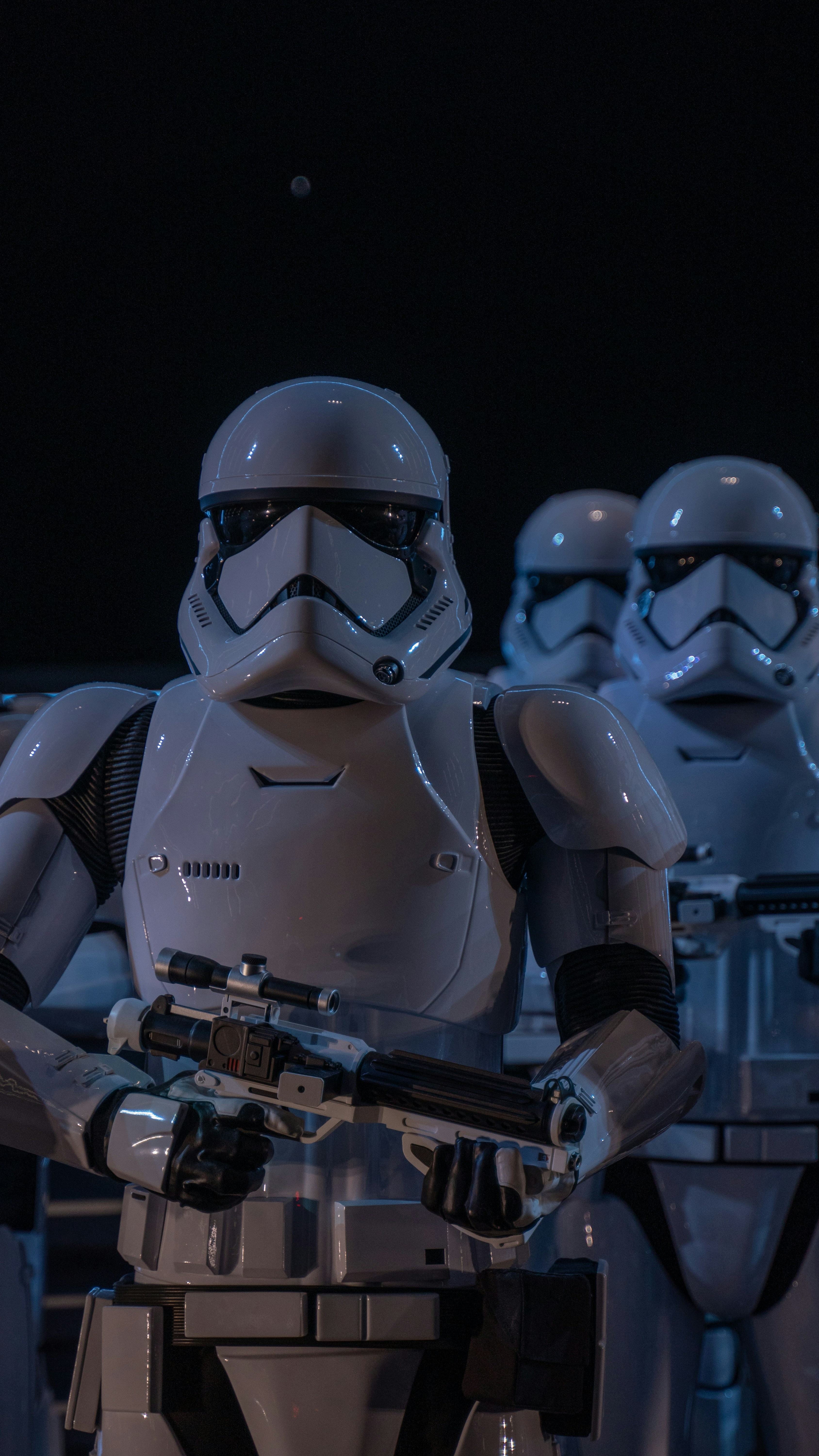 A group of star wars characters standing next to each other photo ...