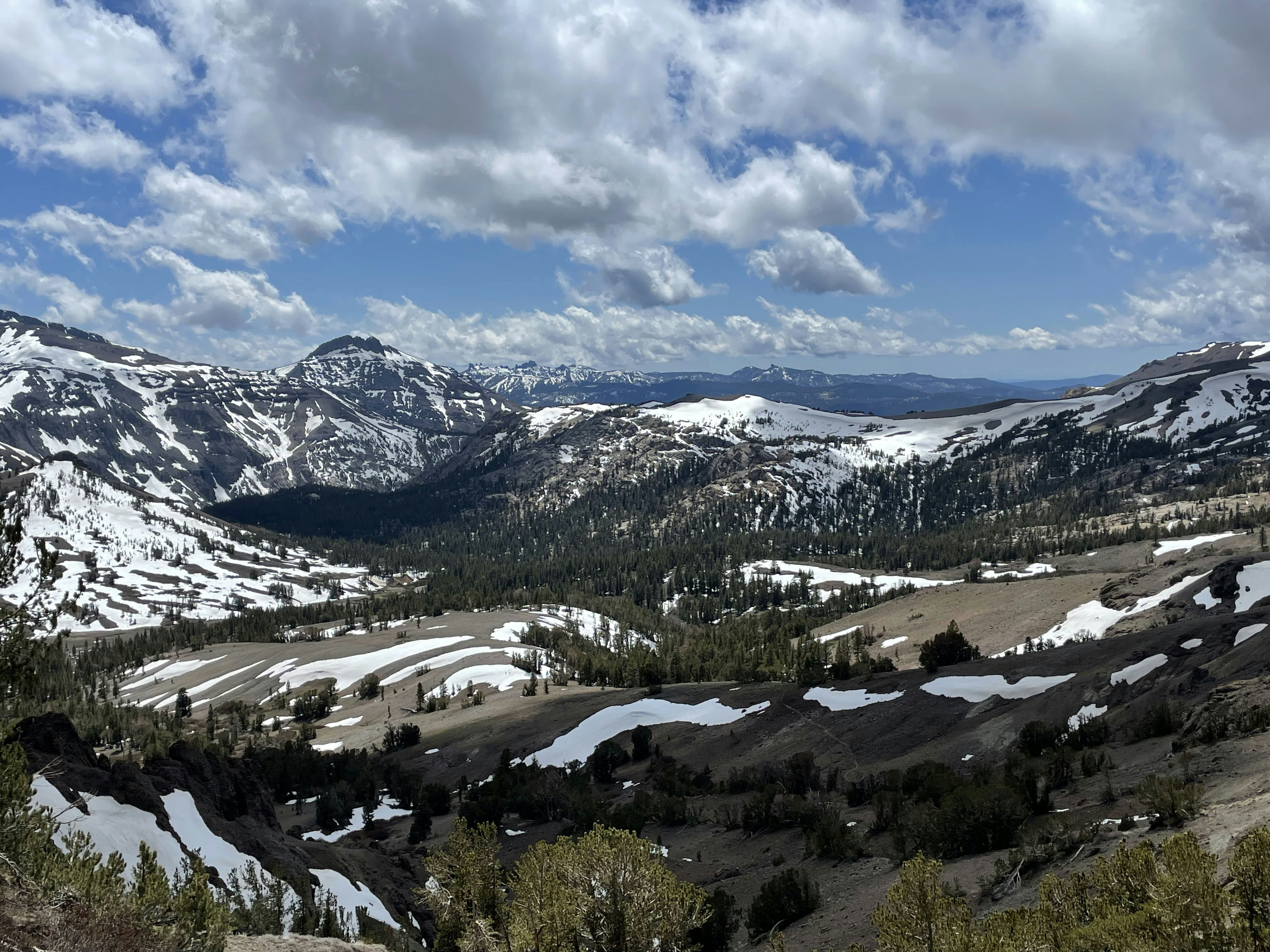 A view of a mountain range covered in snow photo – Free Sonora pass Image on Unsplash
