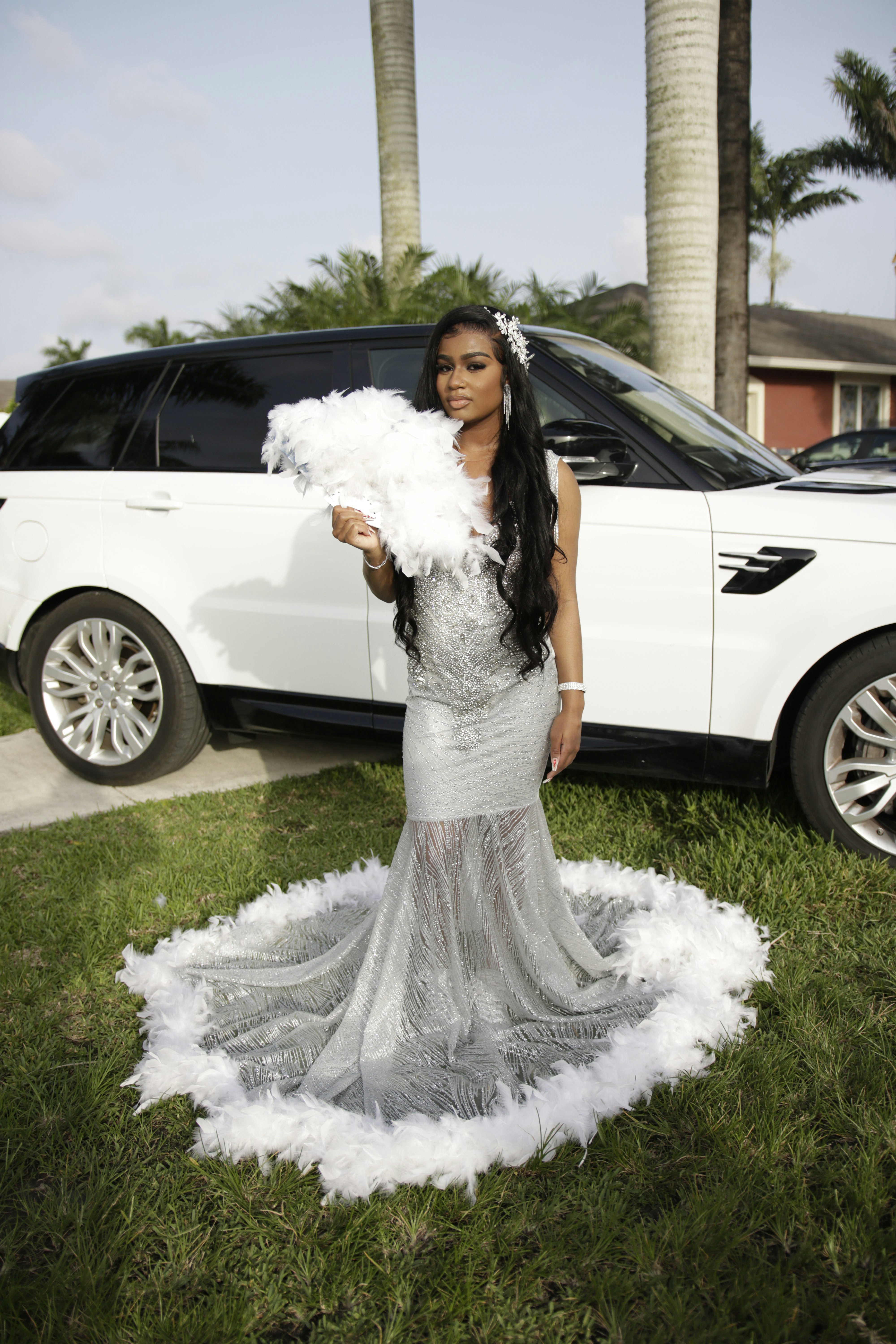 Elegance in Silver: A Modern Bridal Vision