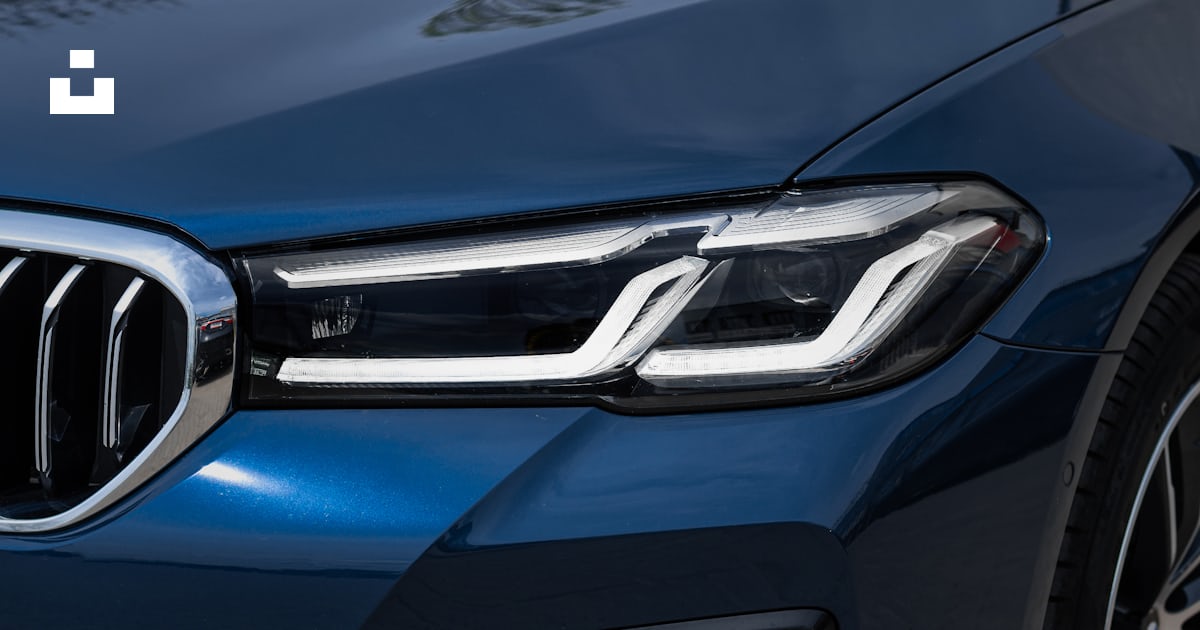주차장에 주차된 파란색 Bmw 자동차 사진 Unsplash의 무료 M 스포츠 이미지