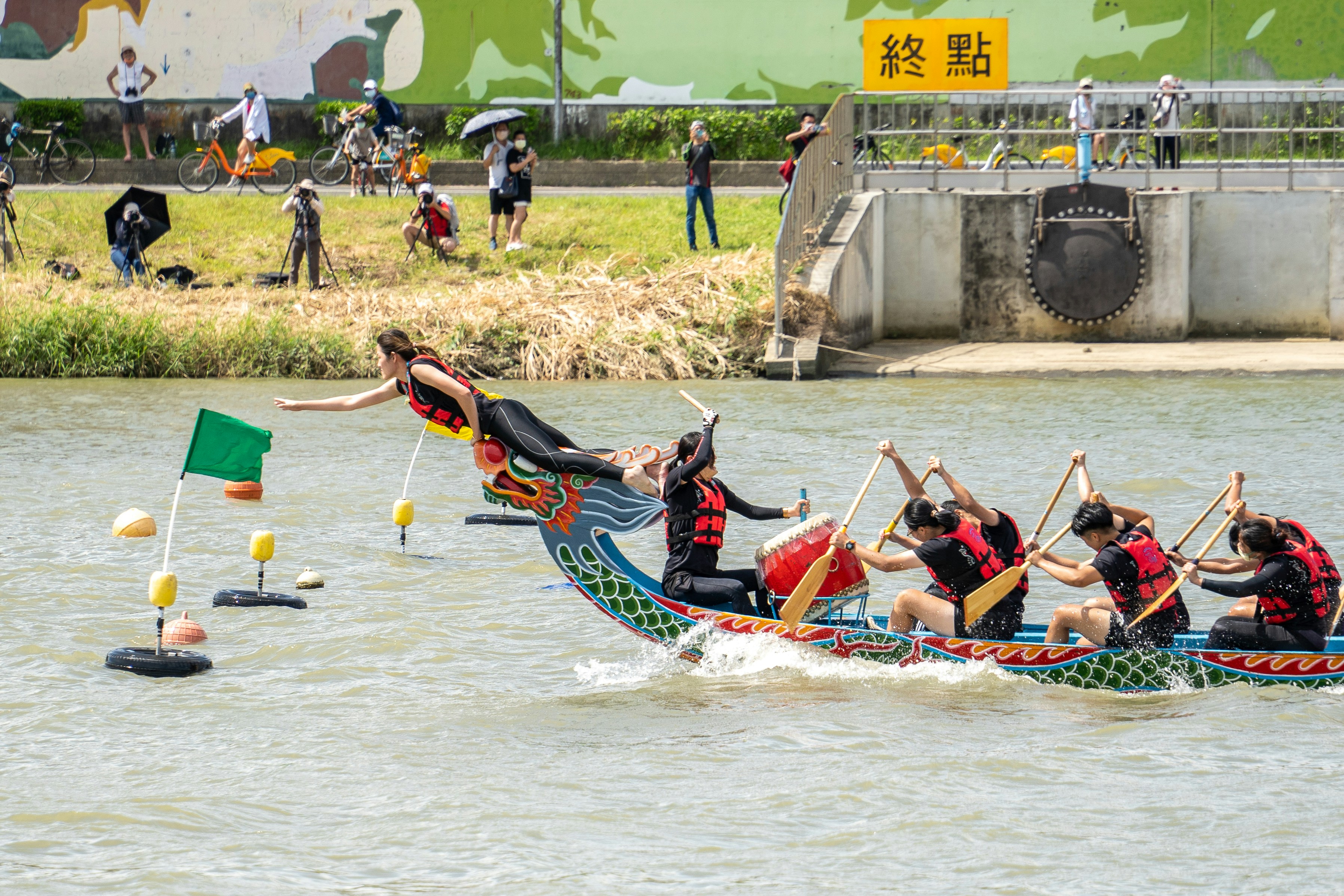 Dragon Boat Sprint: Colorful Momentum Along the River