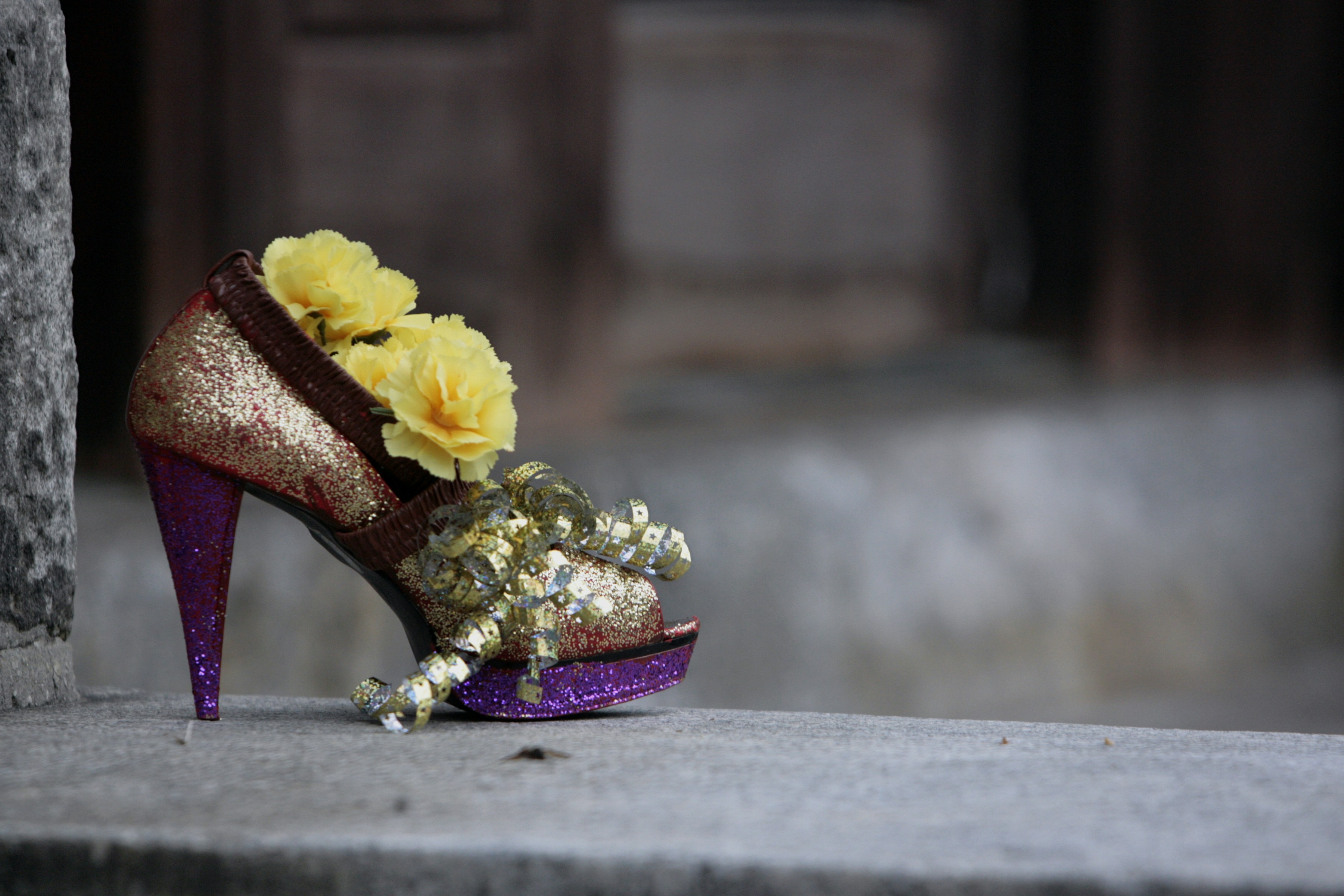 Bloom-Glitter Heels on a Weathered Step: A Yellow-Rose Stiletto Moment