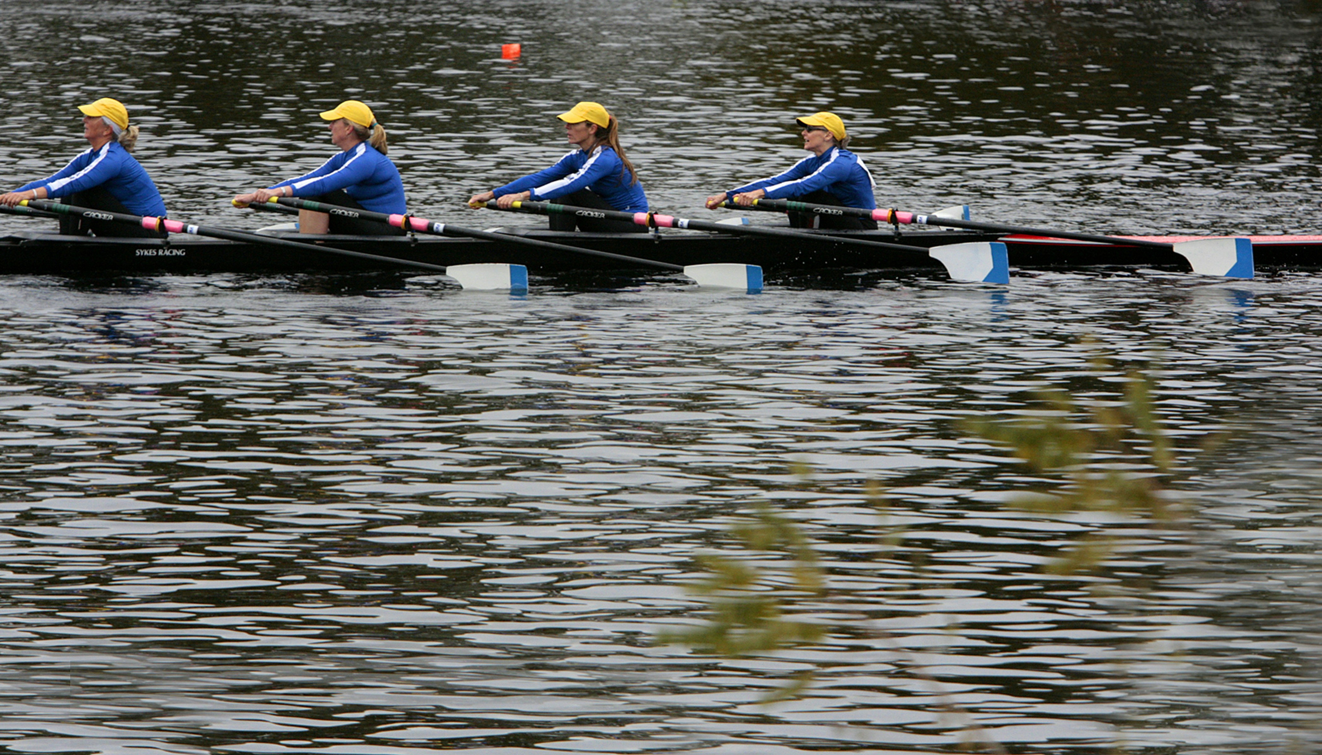 A group of people rowing a boat photo – Free Gerrys landing road Image ...