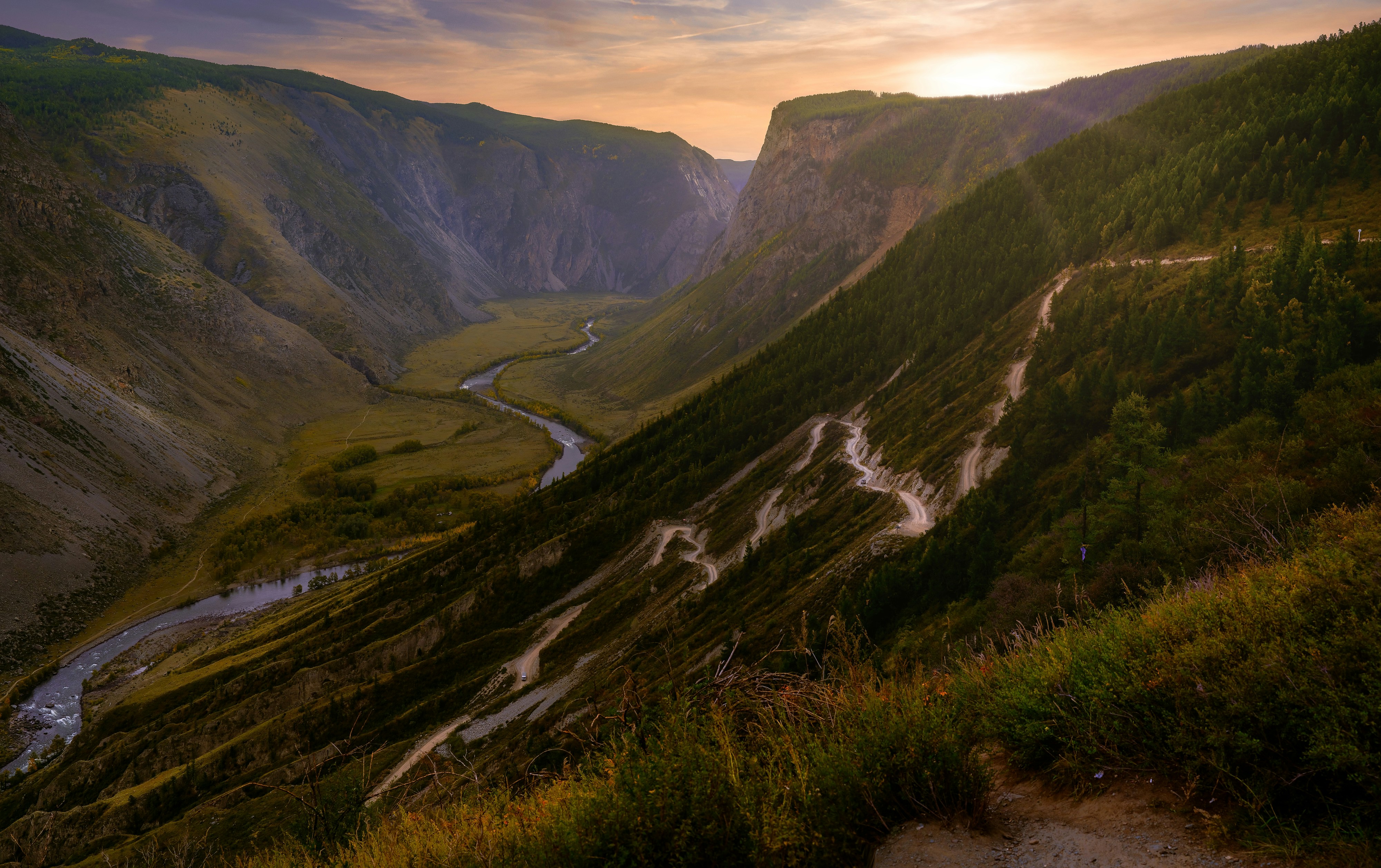 Copper River Bend at Dusk: A Valley Woven by Light