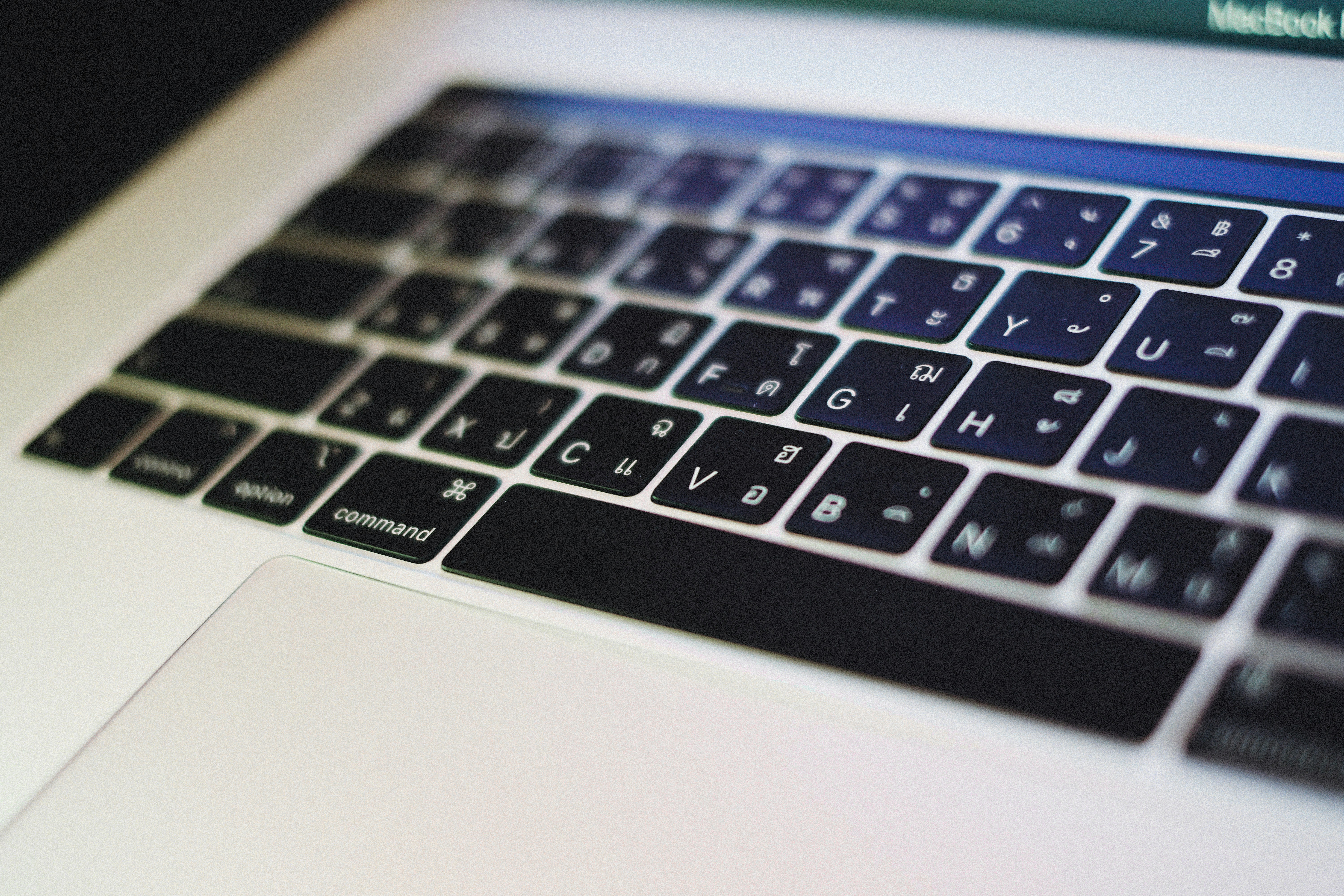 A keyboard with a keypad photo – Free Grey Image on Unsplash