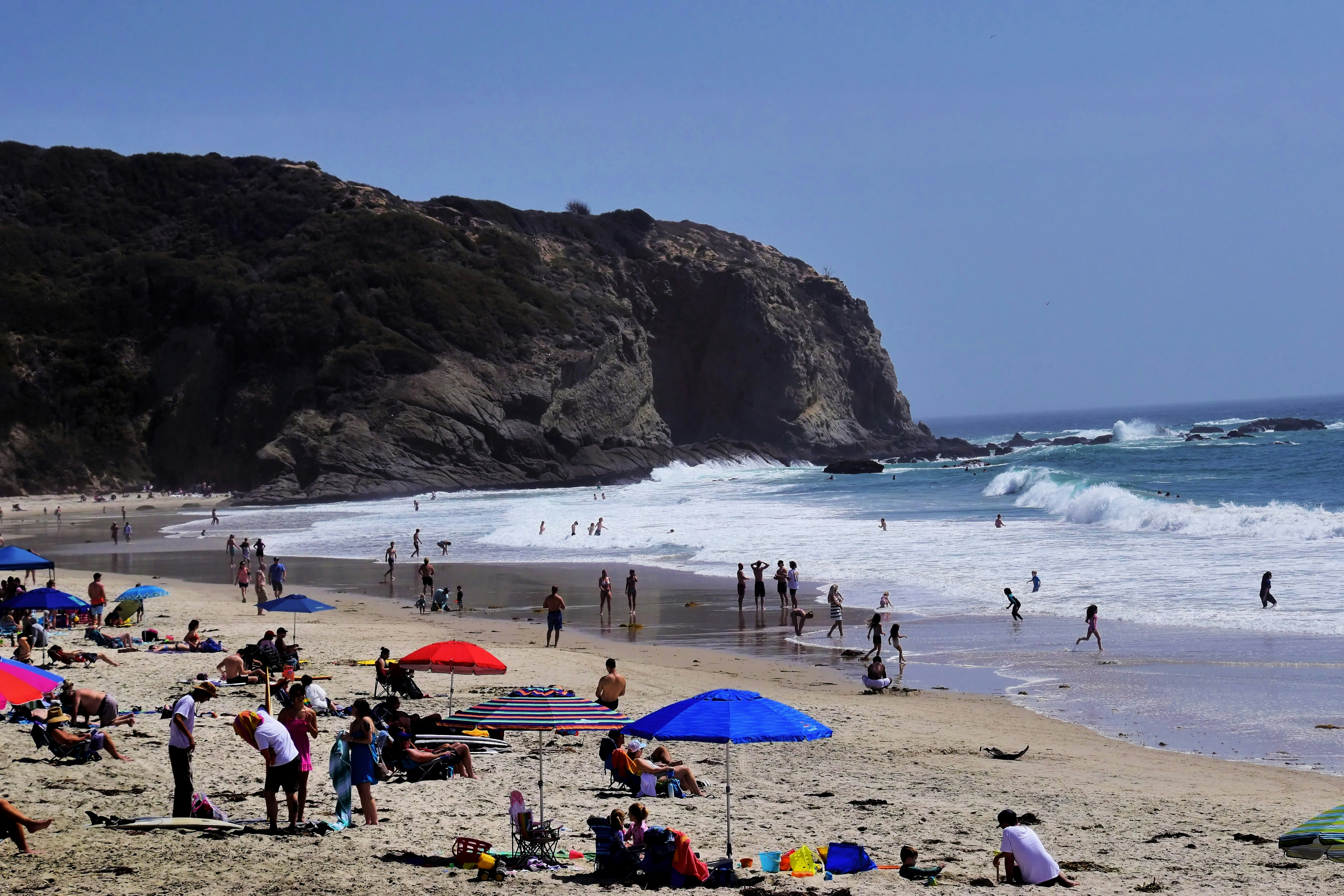 Foto zum Thema Ein überfüllter Strand mit Menschen – Kostenloses Bild ...
