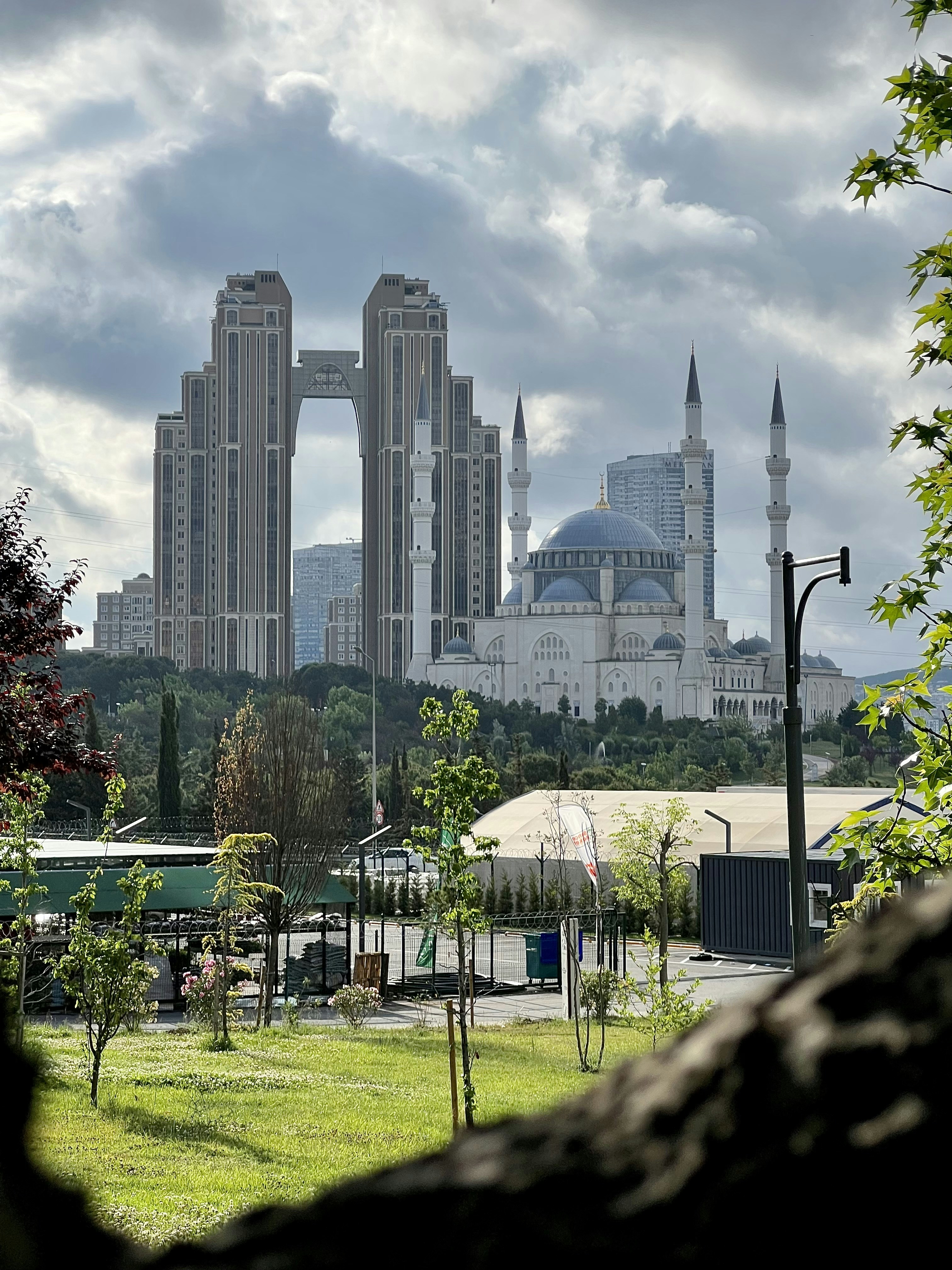 Ruslan Aiginin (@ruslanosaur) | Unsplash Photo Community