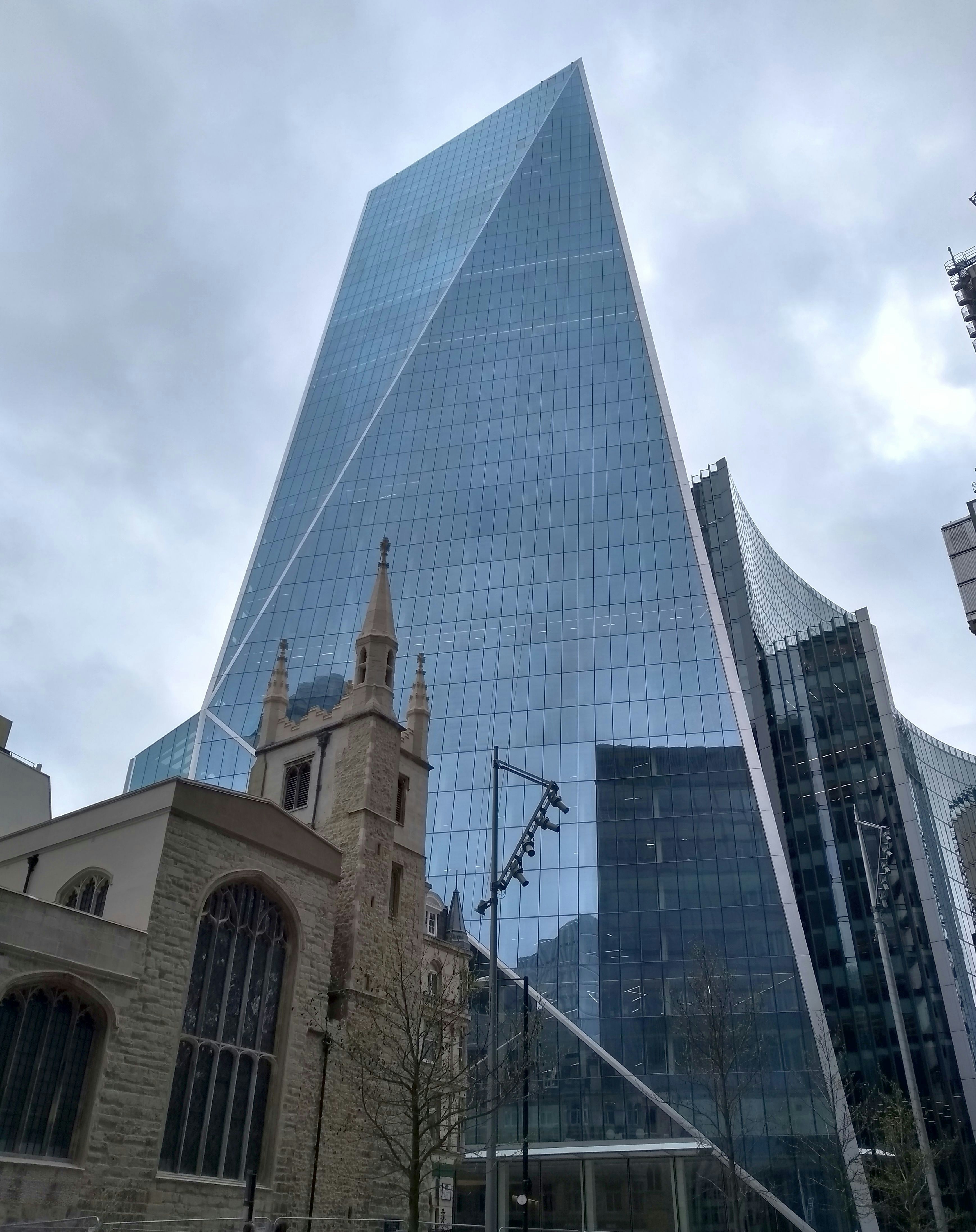 A tall glass building photo – Free Grey Image on Unsplash