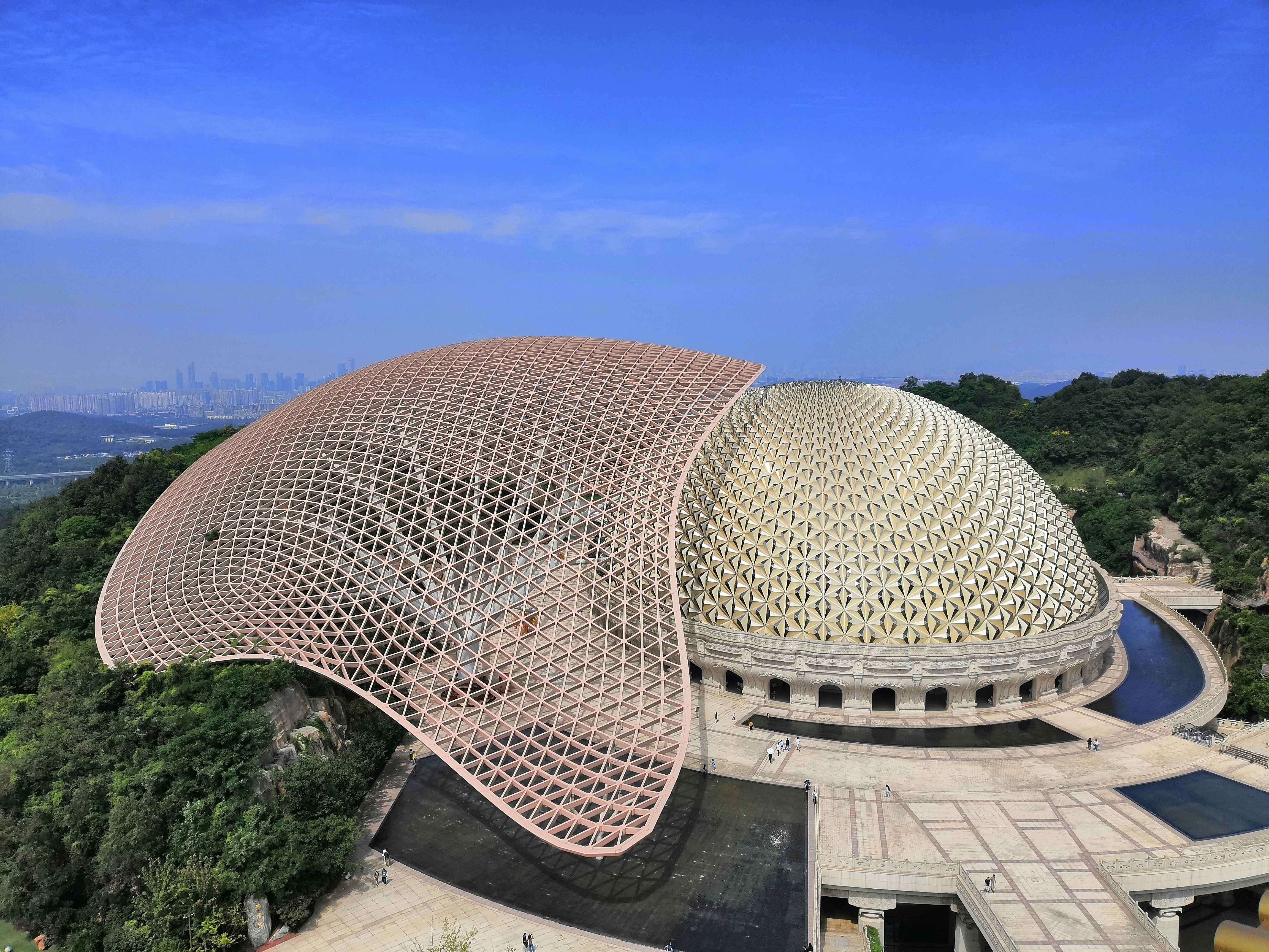 A couple of large domed buildings photo – Free Dome Image on Unsplash