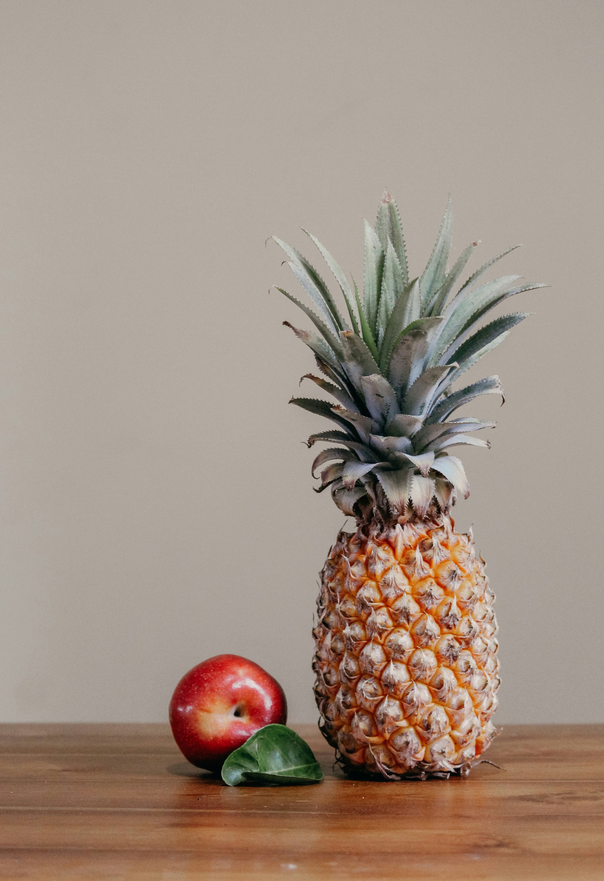 Un ananas et une pomme photo – Photo Ananas Gratuite sur Unsplash
