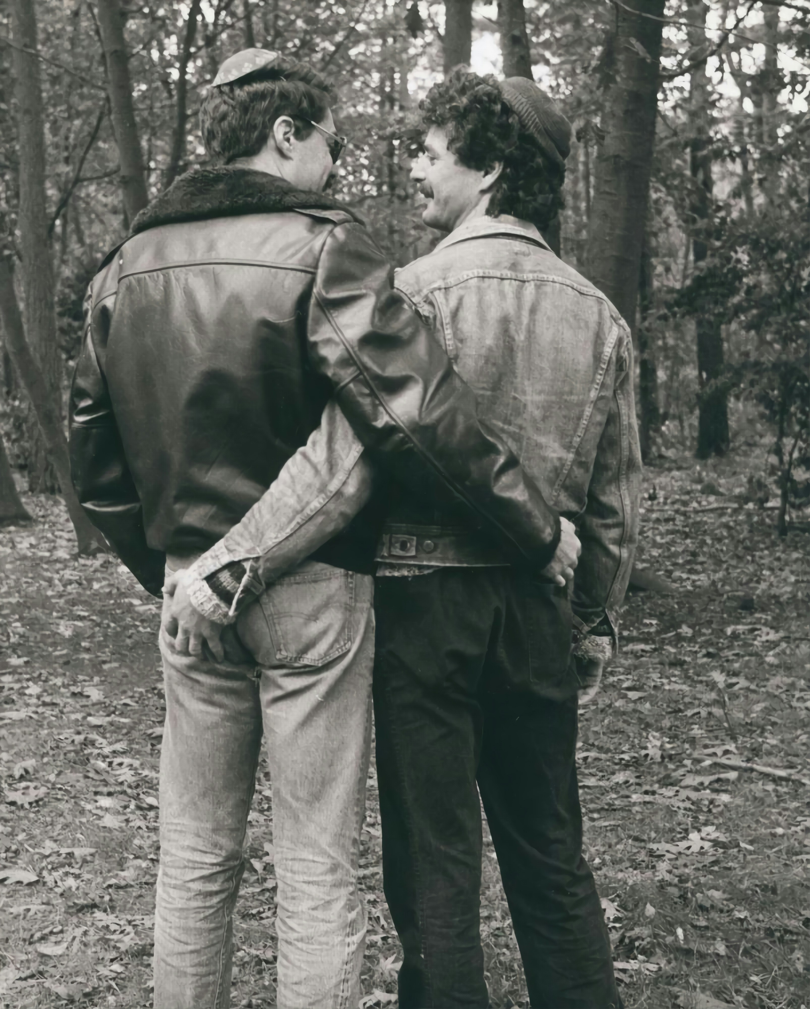 A man holding another man photo – Free Apparel Image on Unsplash