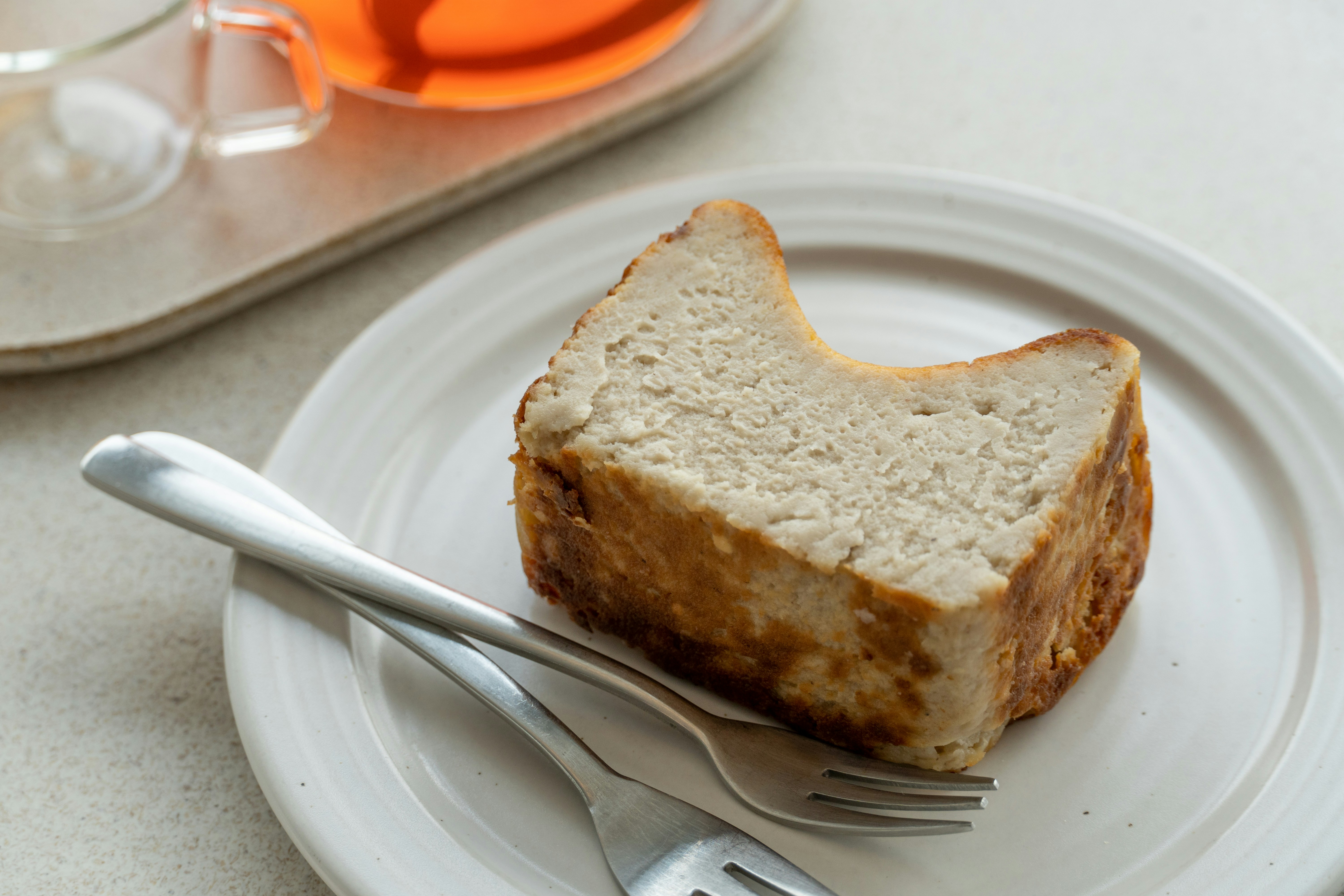 Una rebanada de pastel en un plato foto – Imagen de Pastel gratuita en ...