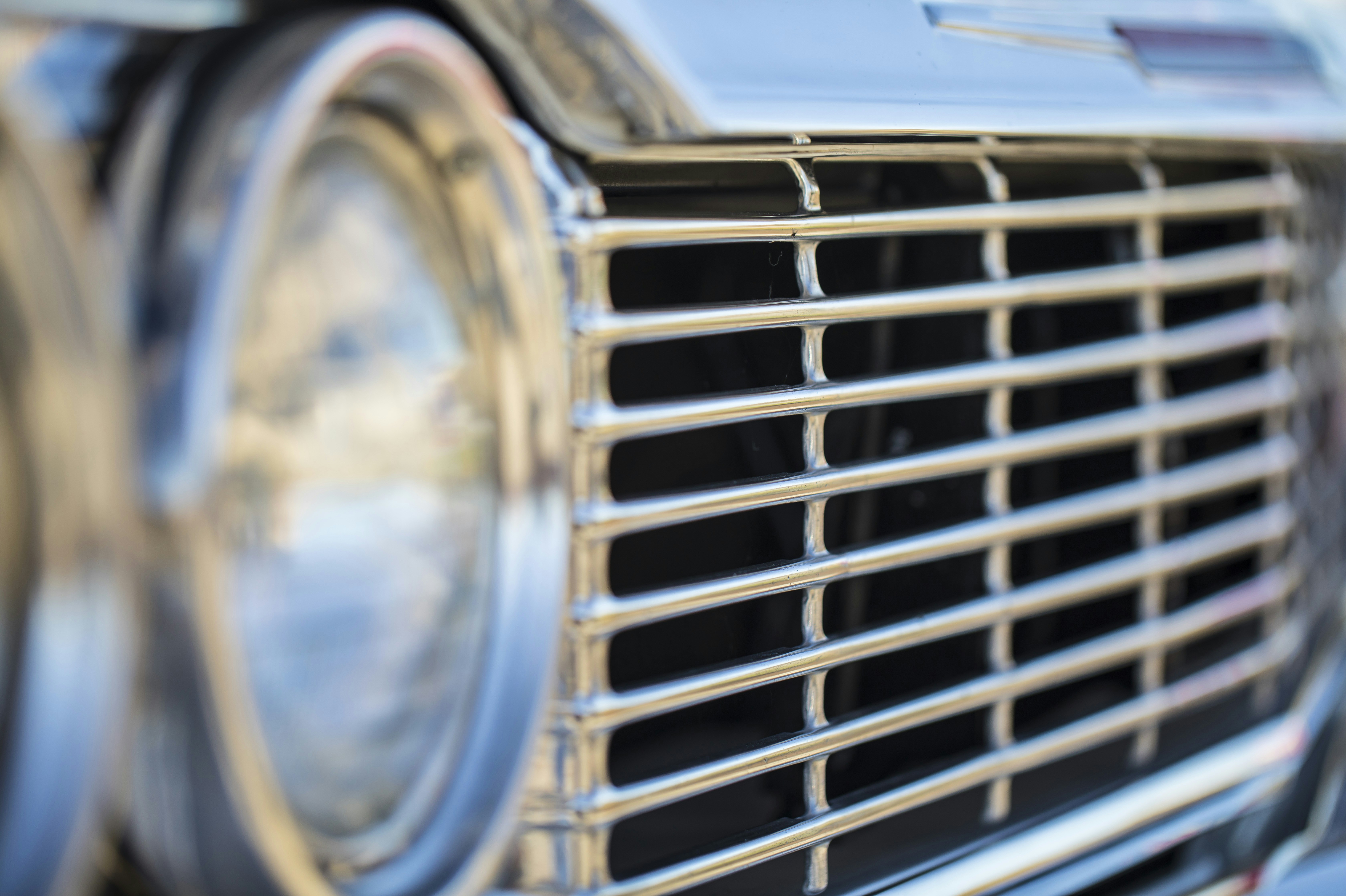 Un gros plan de la calandre d’une voiture photo – Photo Lumière ...