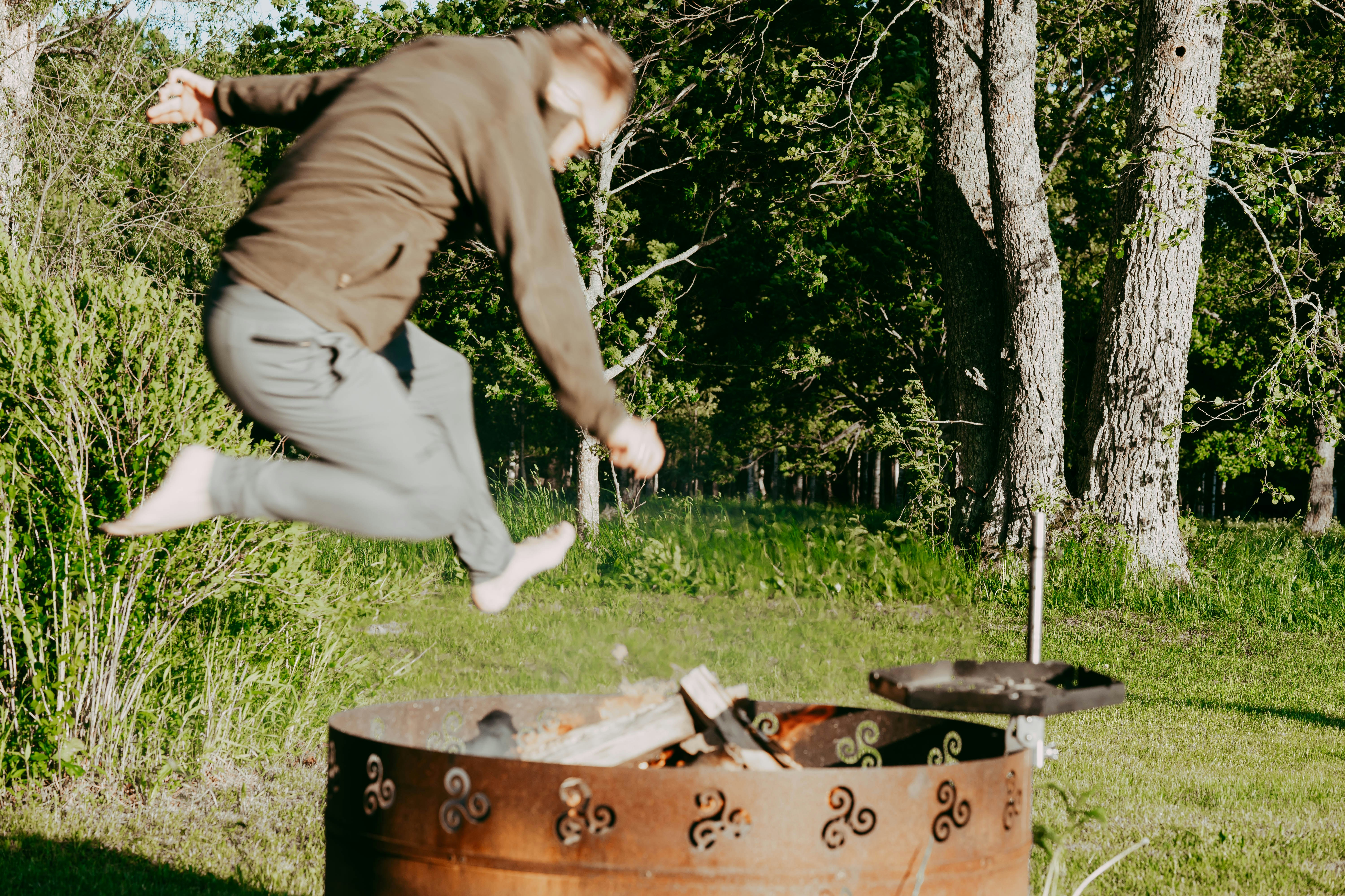 A person jumping over a box photo – Free Person Image on Unsplash