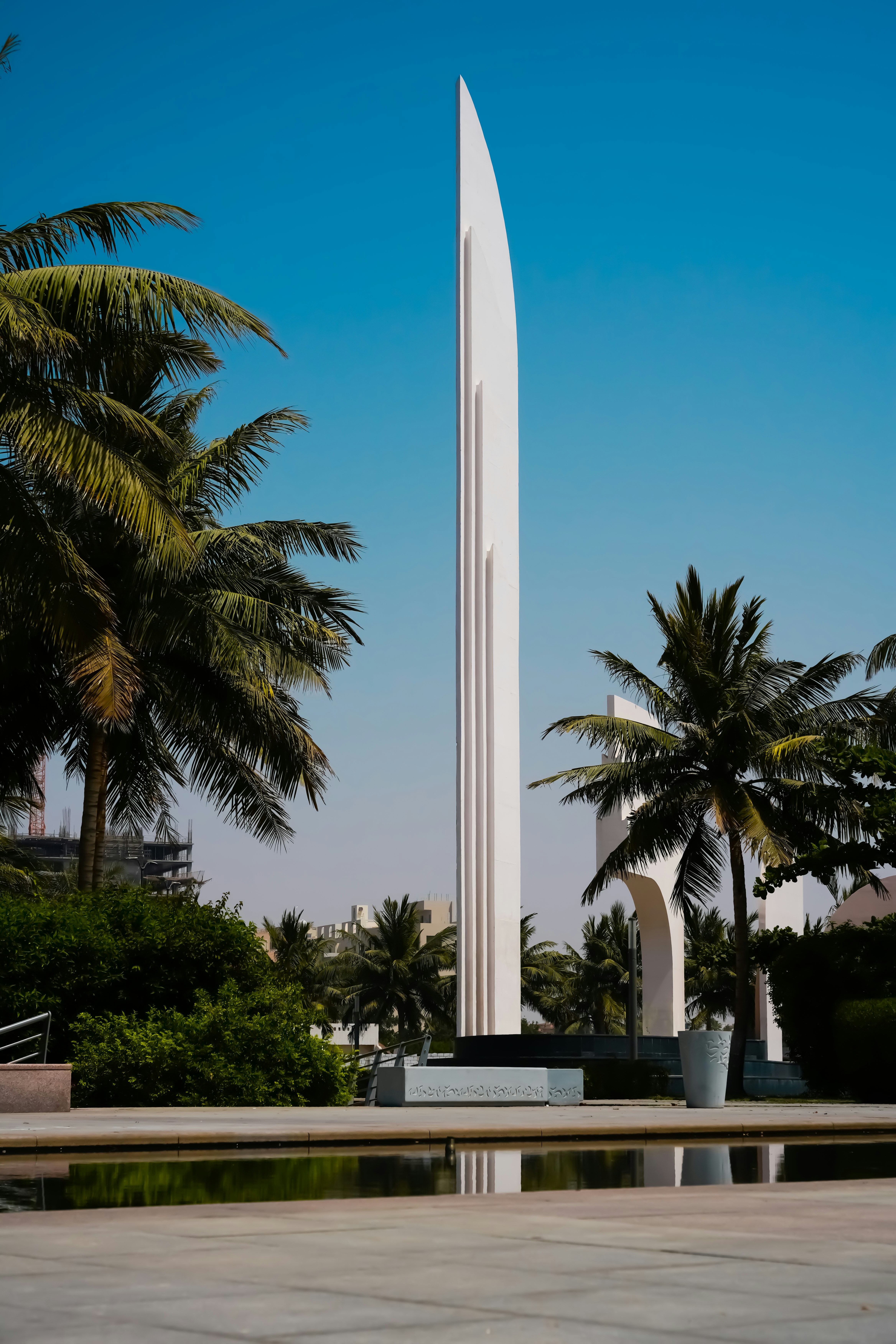 A tall white monument photo – Free Jeddah corniche، jeddah saudi arabia ...