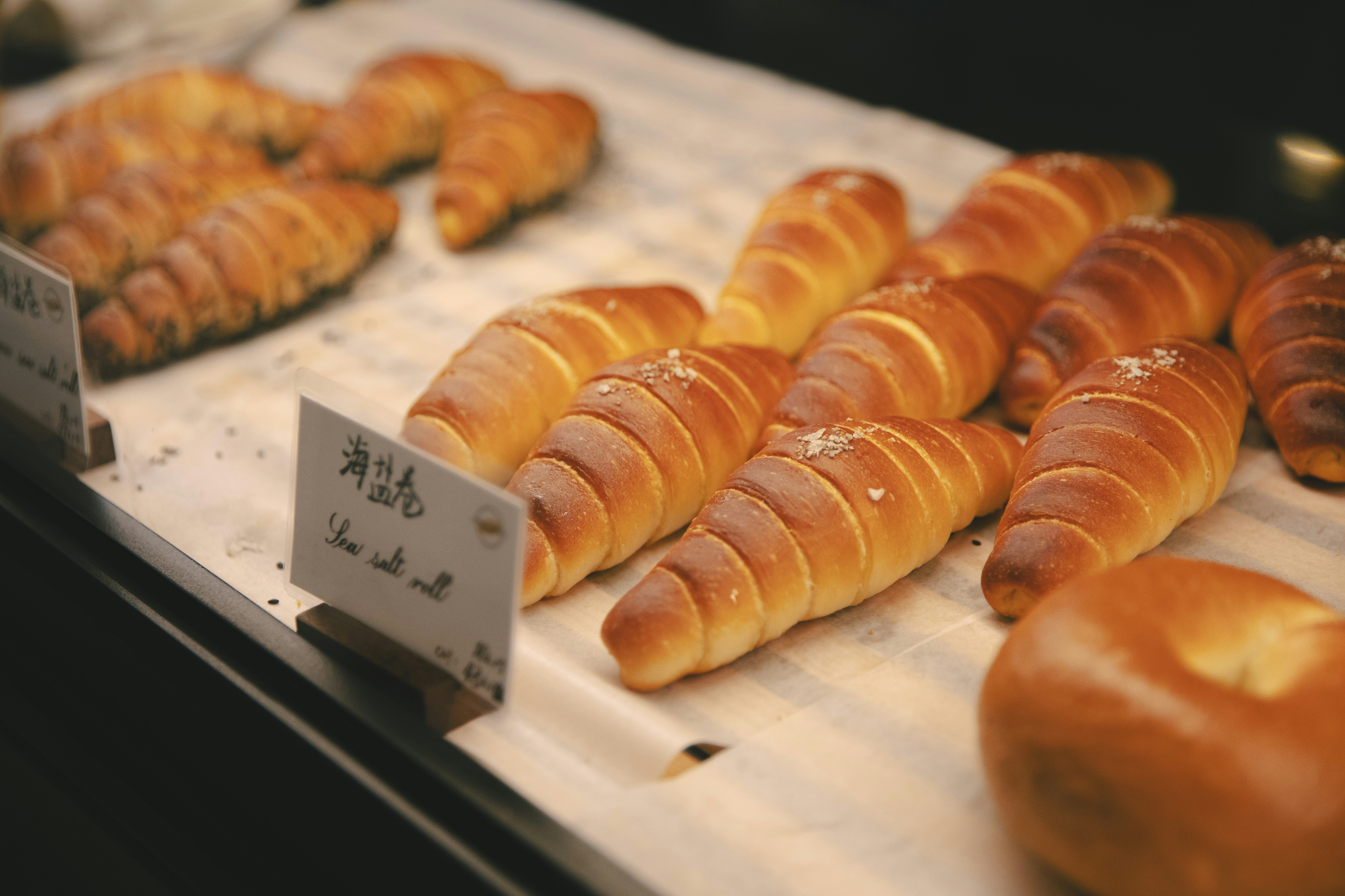 A group of pastries on a table photo – Free Food Image on Unsplash