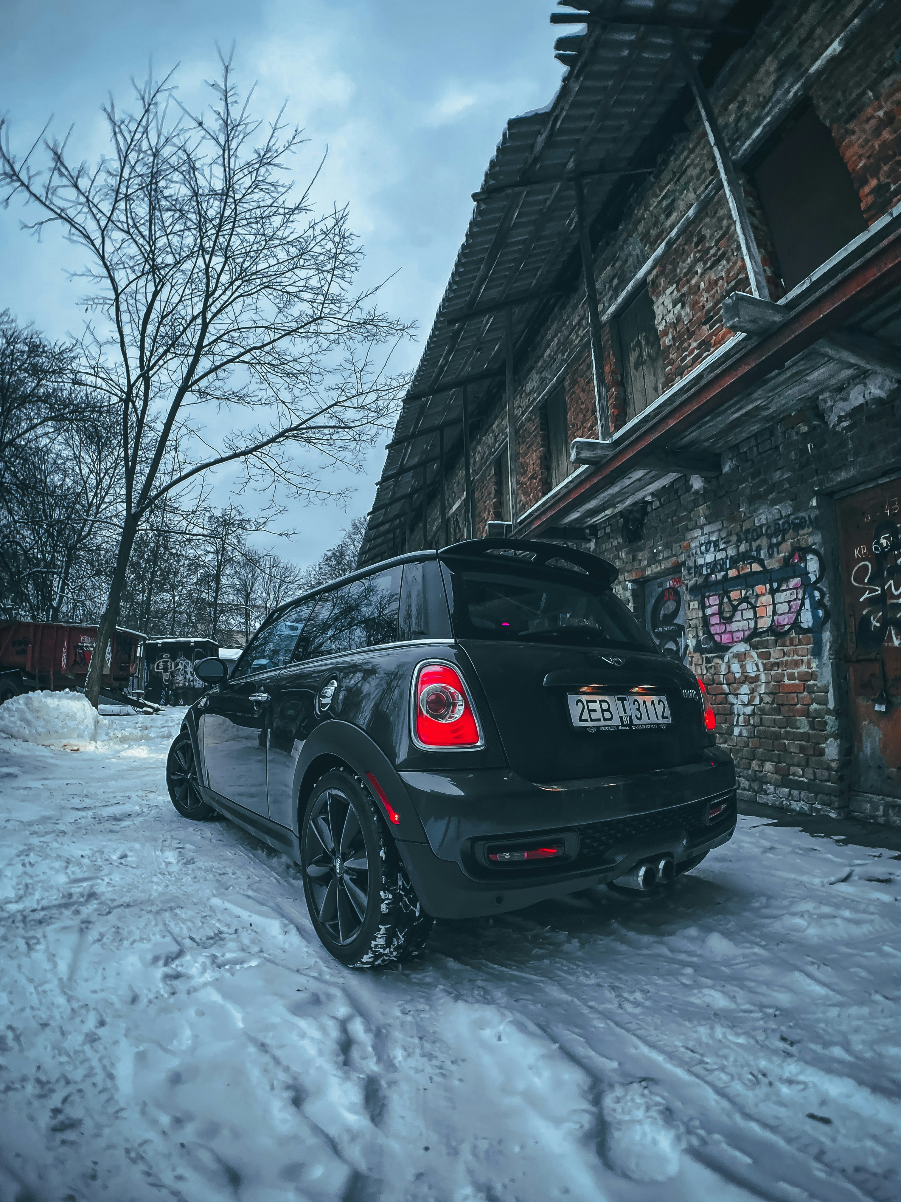 Midwinter MINI by the Graffiti Brick Wall