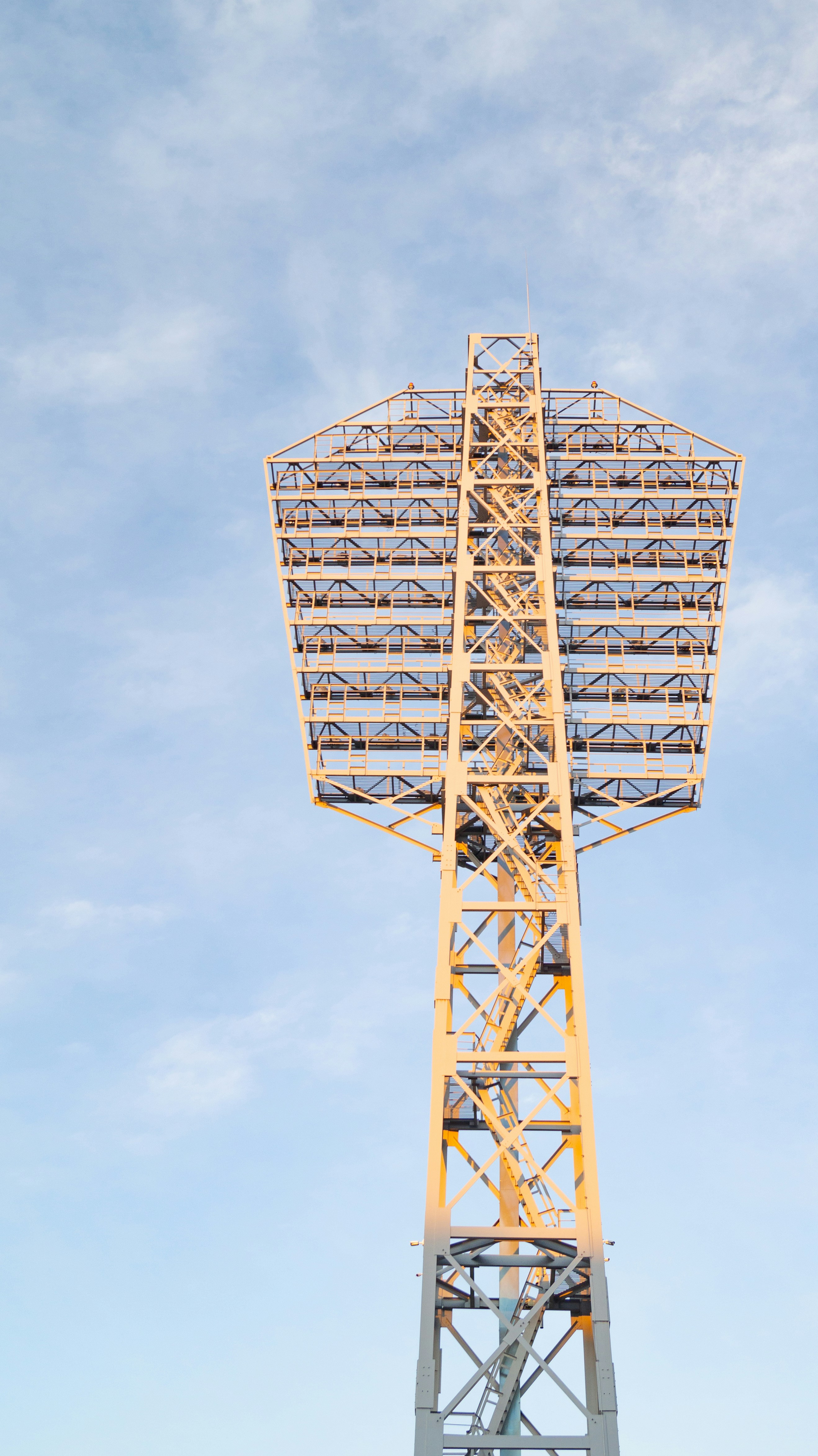 Foto Una alta torre de metal – Imagen Fondo de pantalla gratis en Unsplash