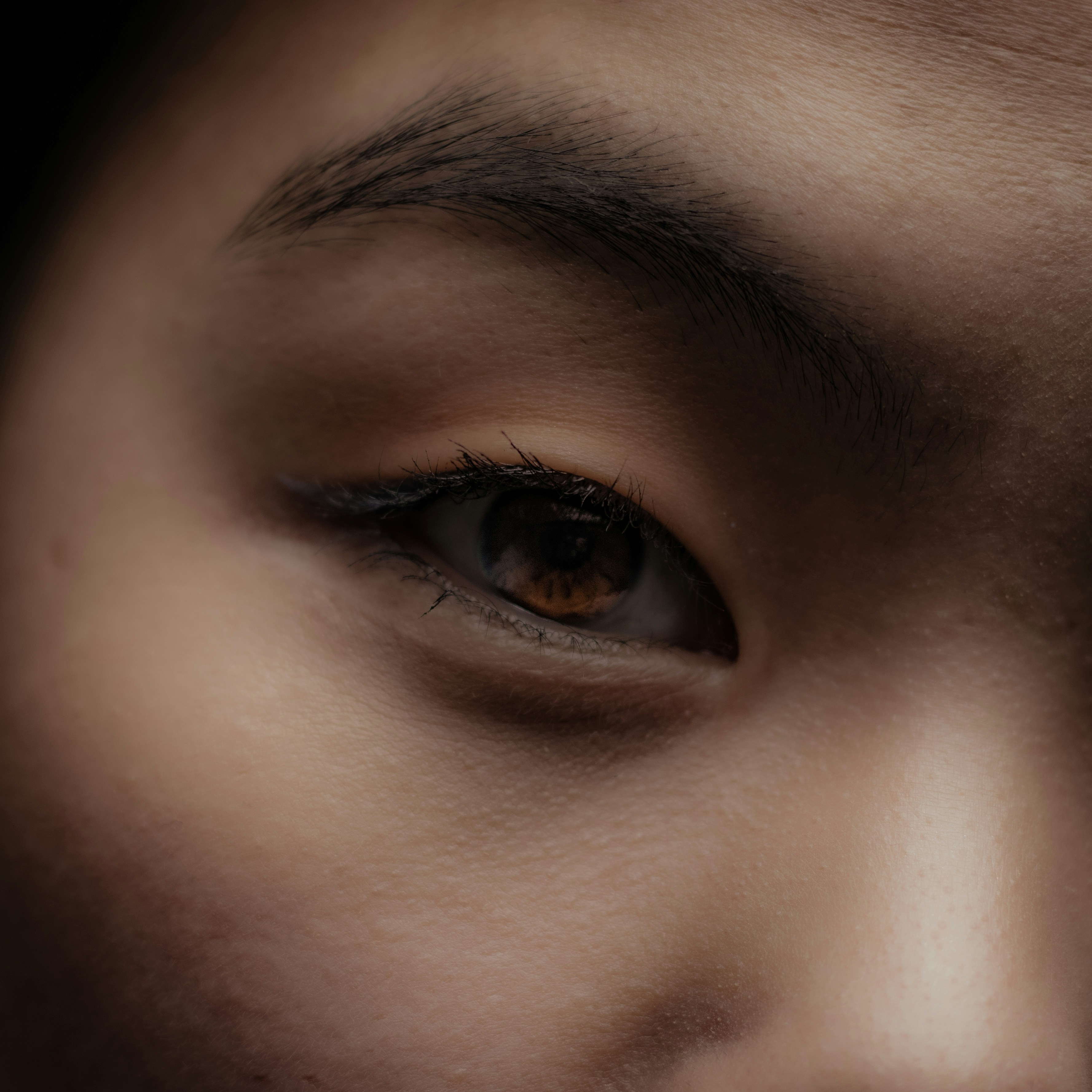 Close-up of a person's eye photo – Free Close up eye Image on Unsplash