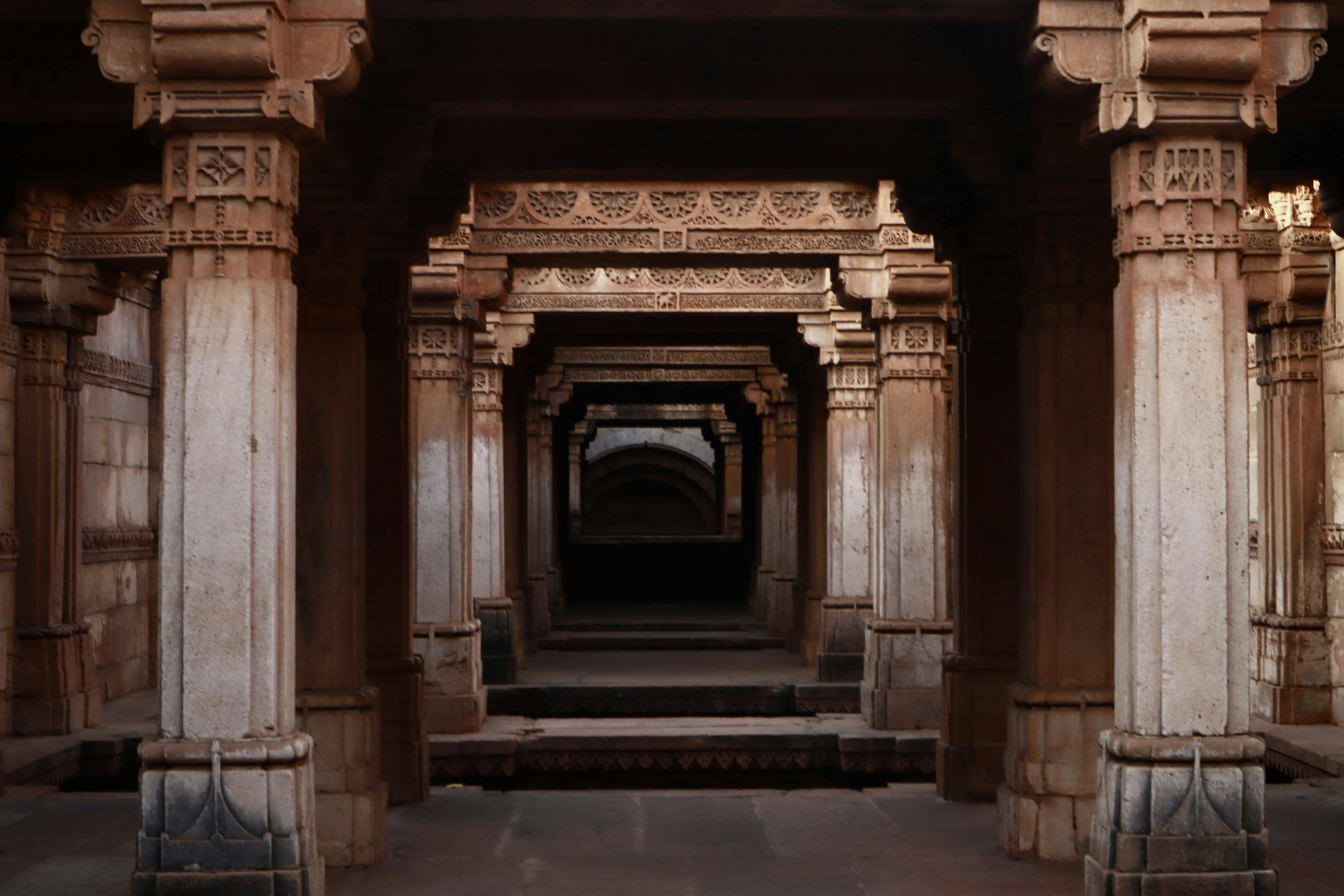 Imágenes de Adalaj Escalonado | Descarga imágenes gratuitas en Unsplash