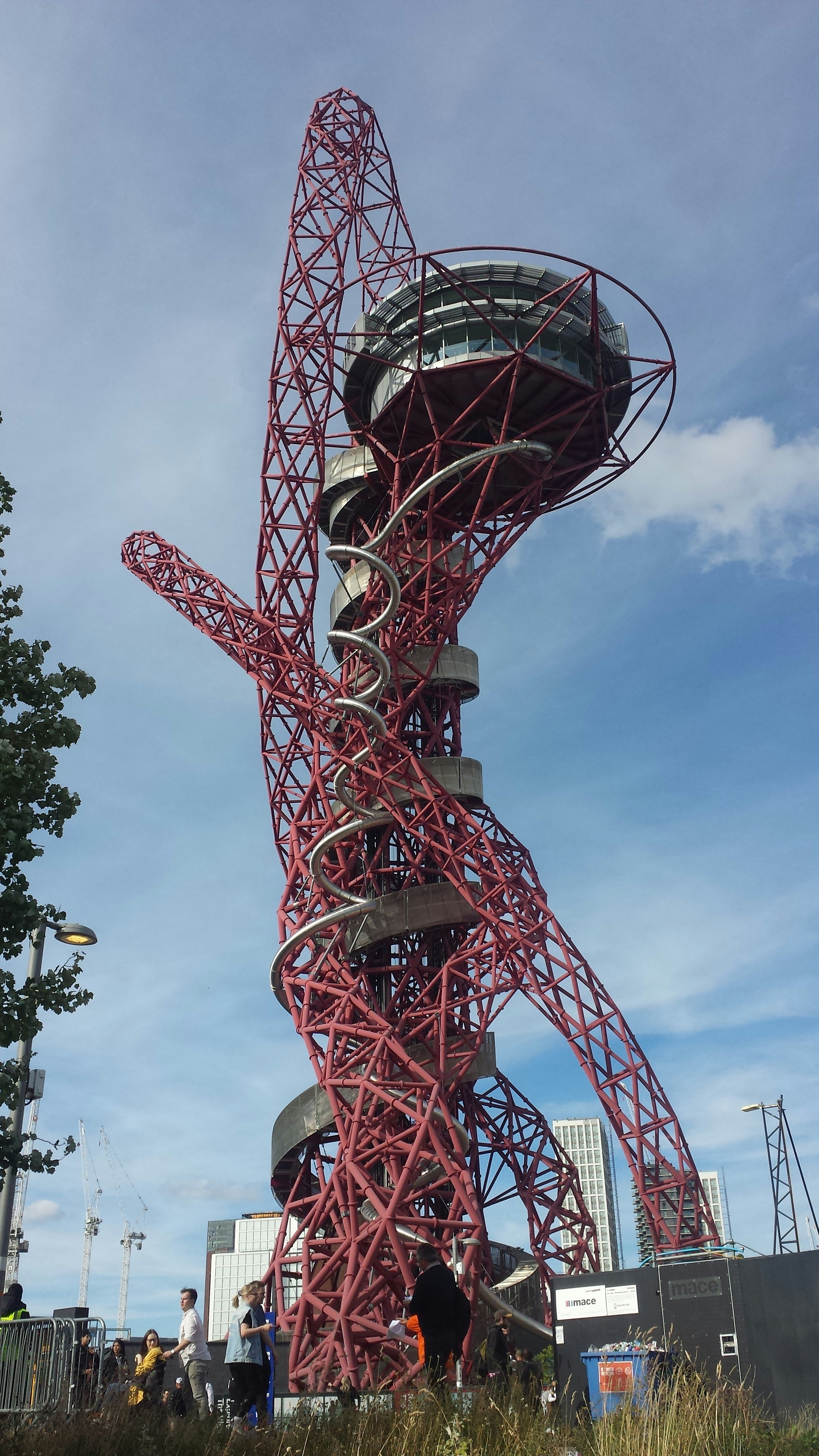A tall red tower photo – Free Grey Image on Unsplash