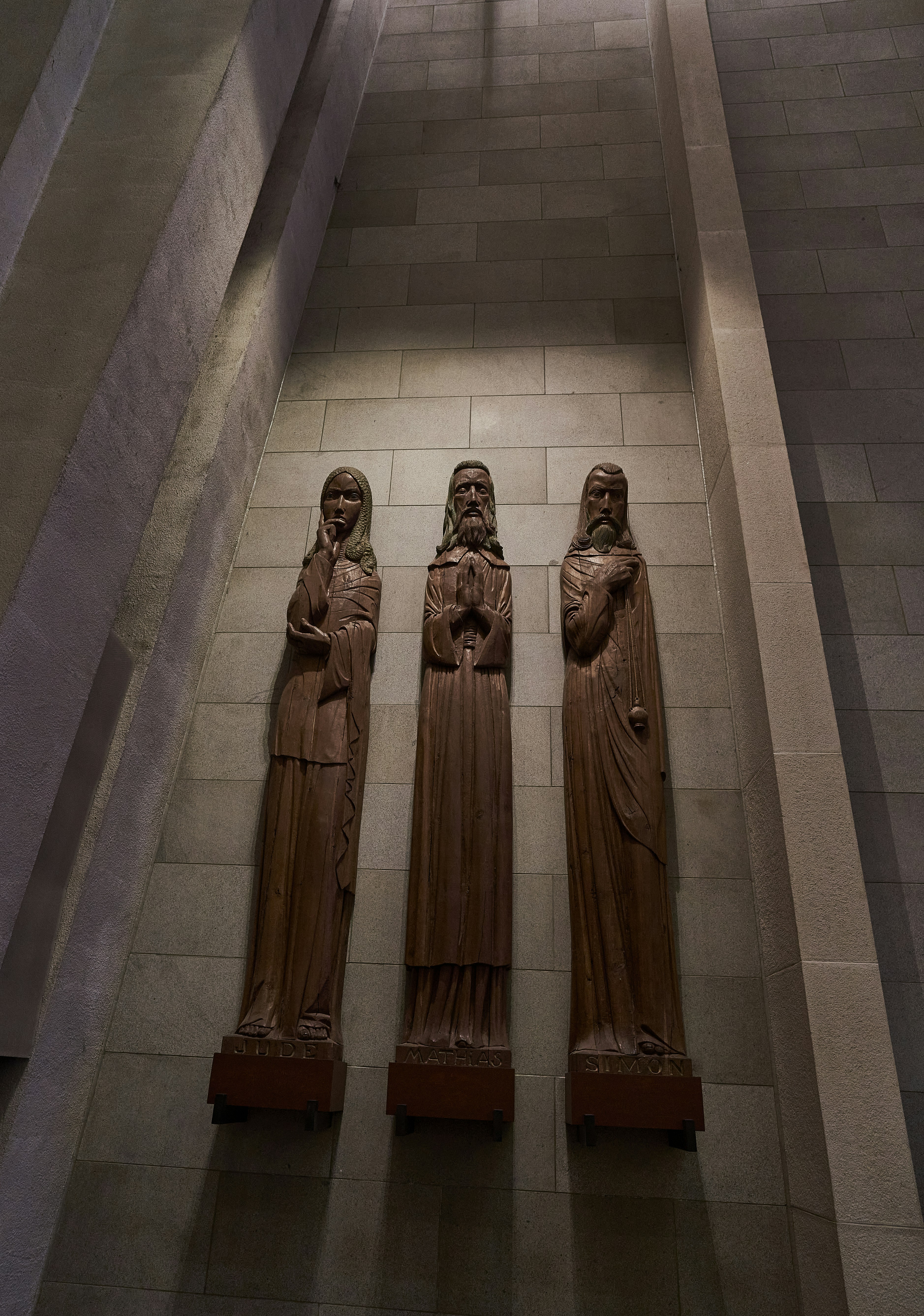 A group of statues in a building photo – Free Qc Image on Unsplash