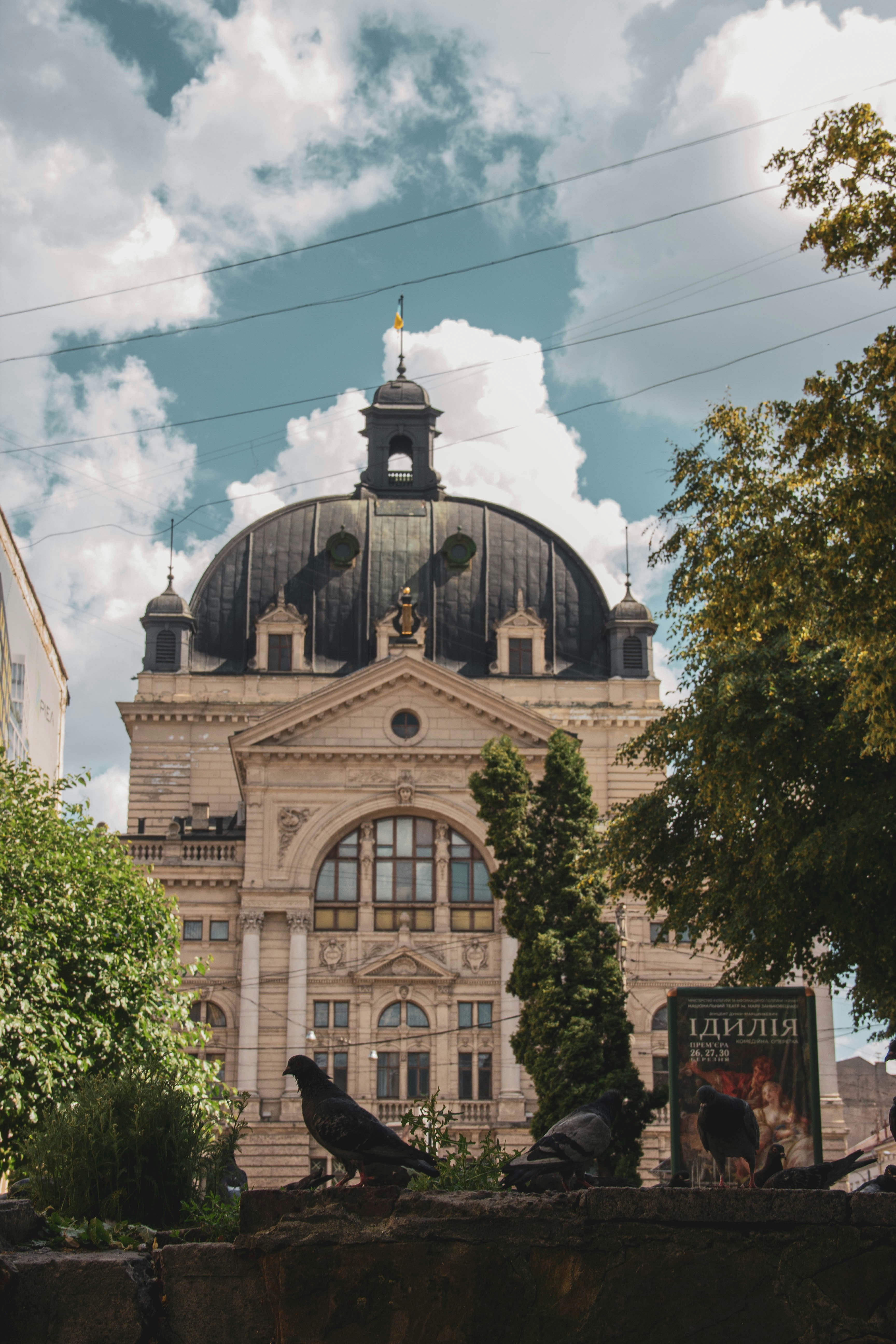 Photo by Max Korzh with Canon EOS 600D