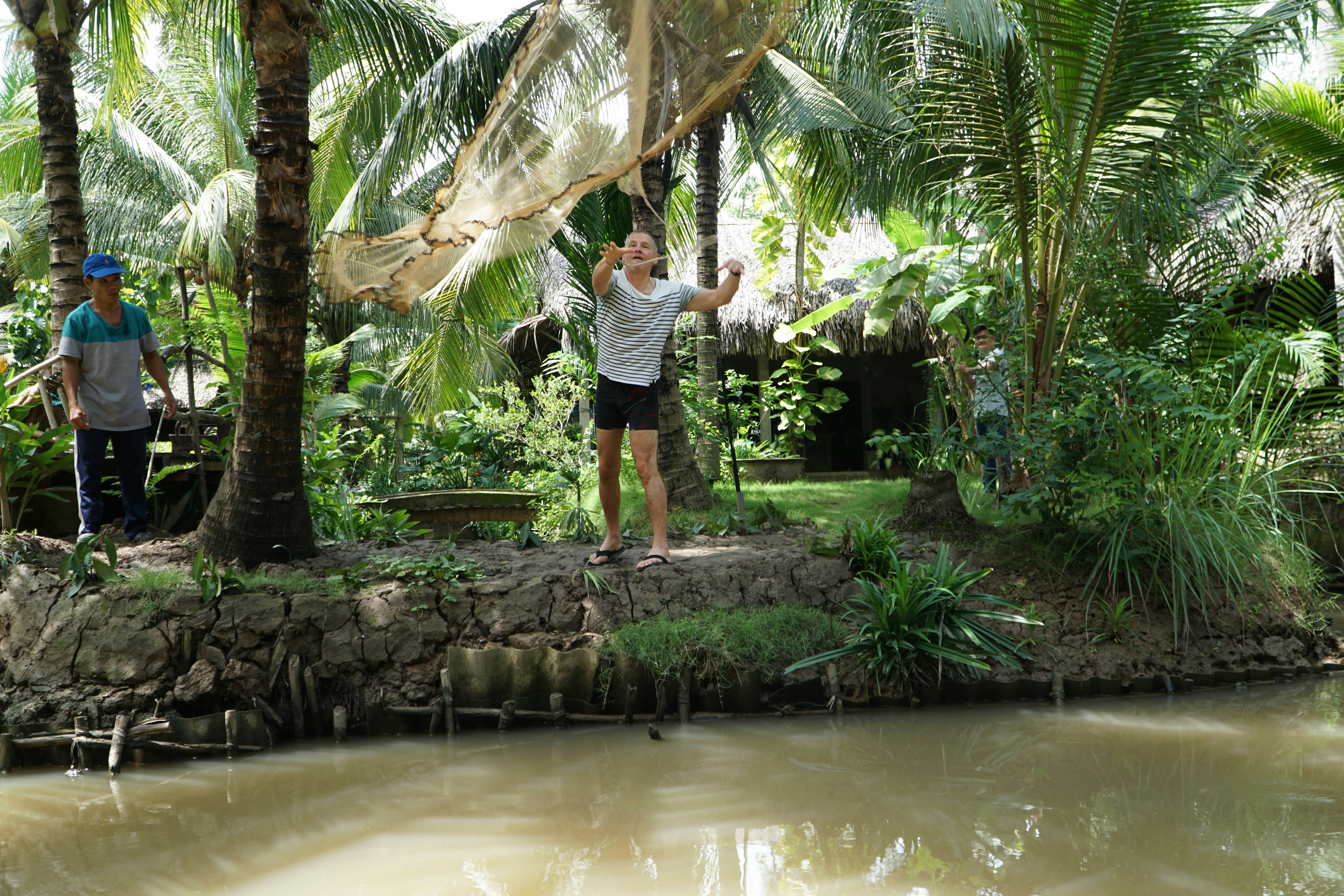 Midriver Balance: A Swing and a Smile by the Riverbank