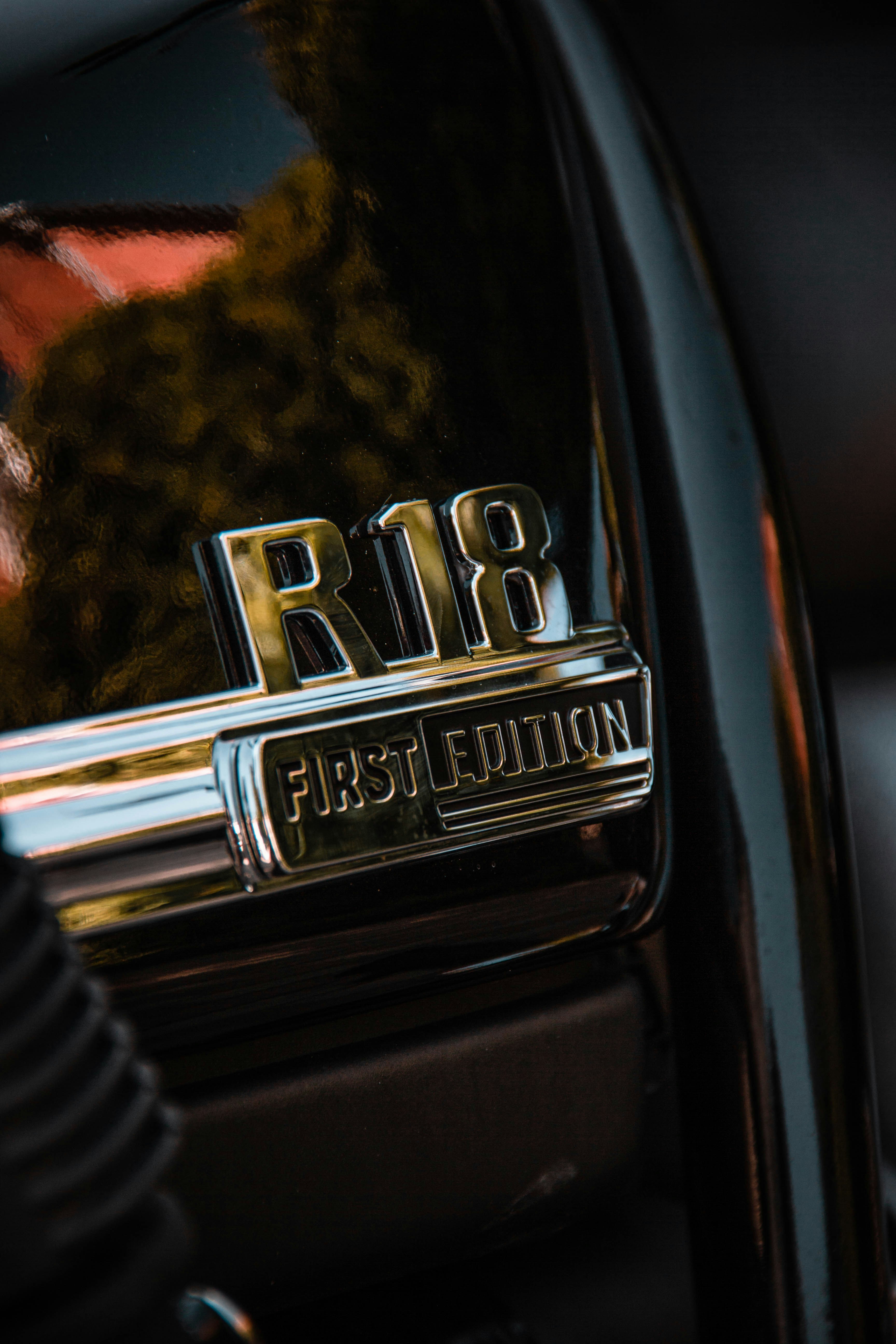 A close up of a car's license plate photo – Free R18 Image on Unsplash