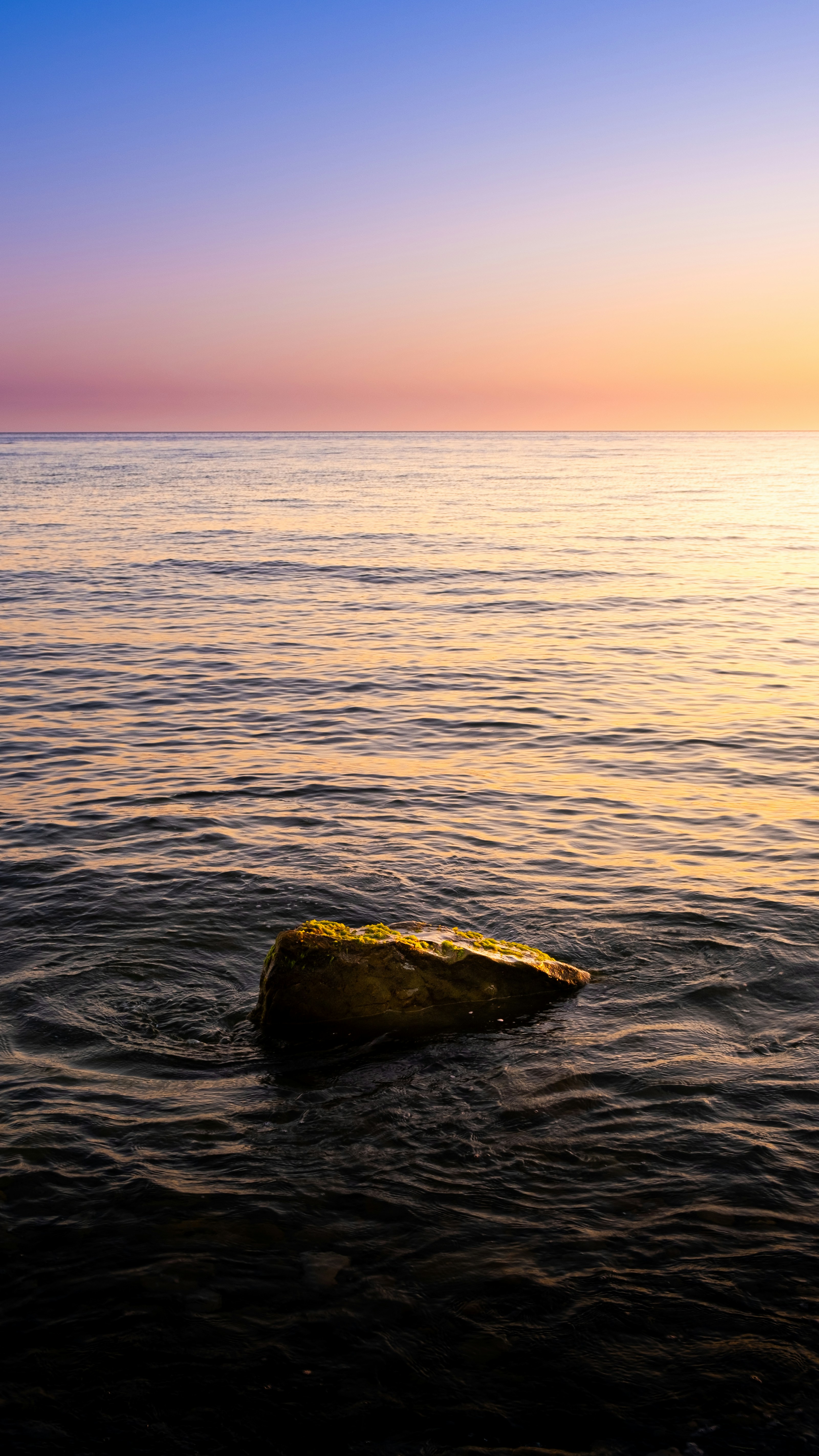 Un rocher au milieu de l’océan photo – Photo La nature Gratuite sur ...