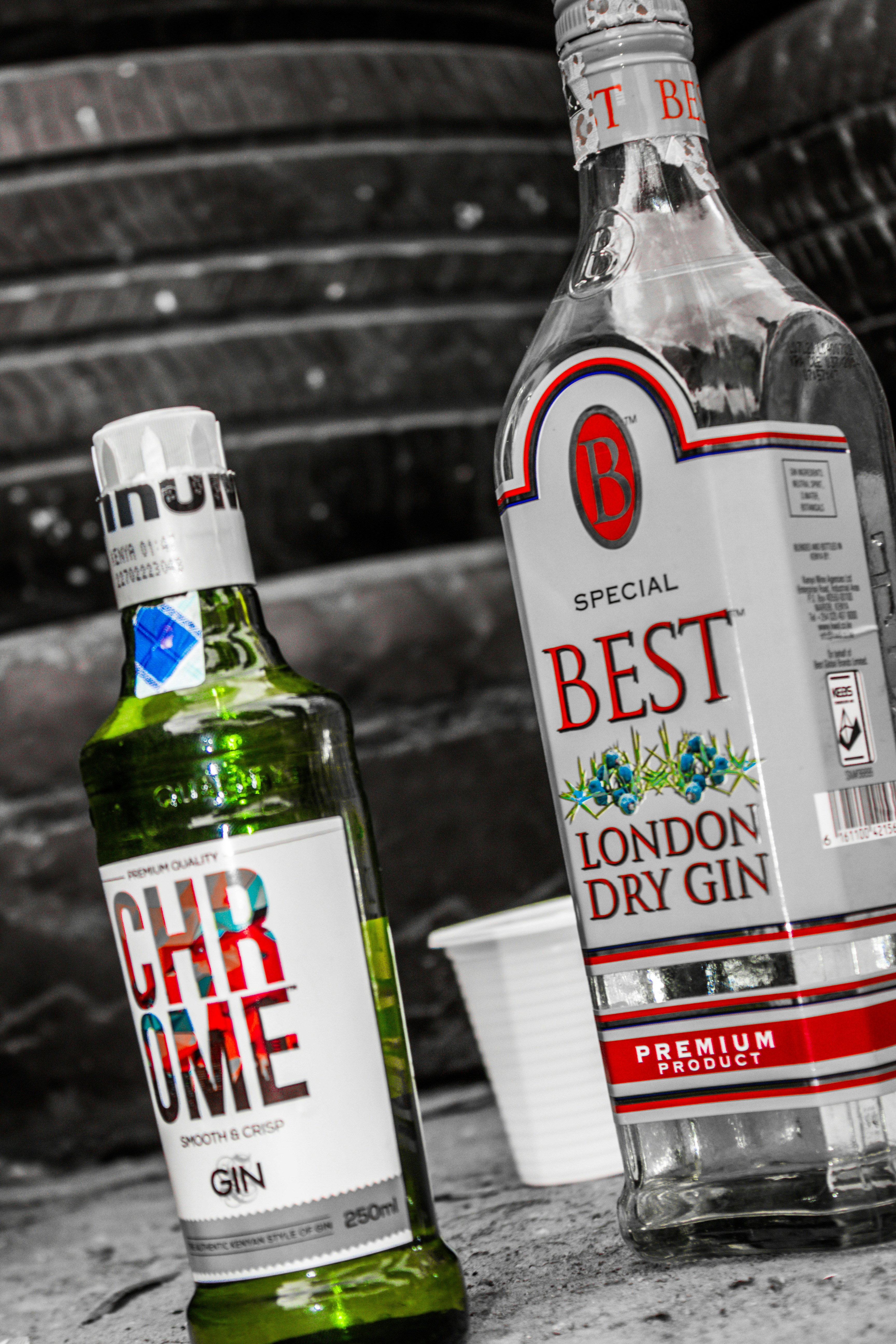 A couple of bottles of alcohol photo – Free Alcohol Image on Unsplash