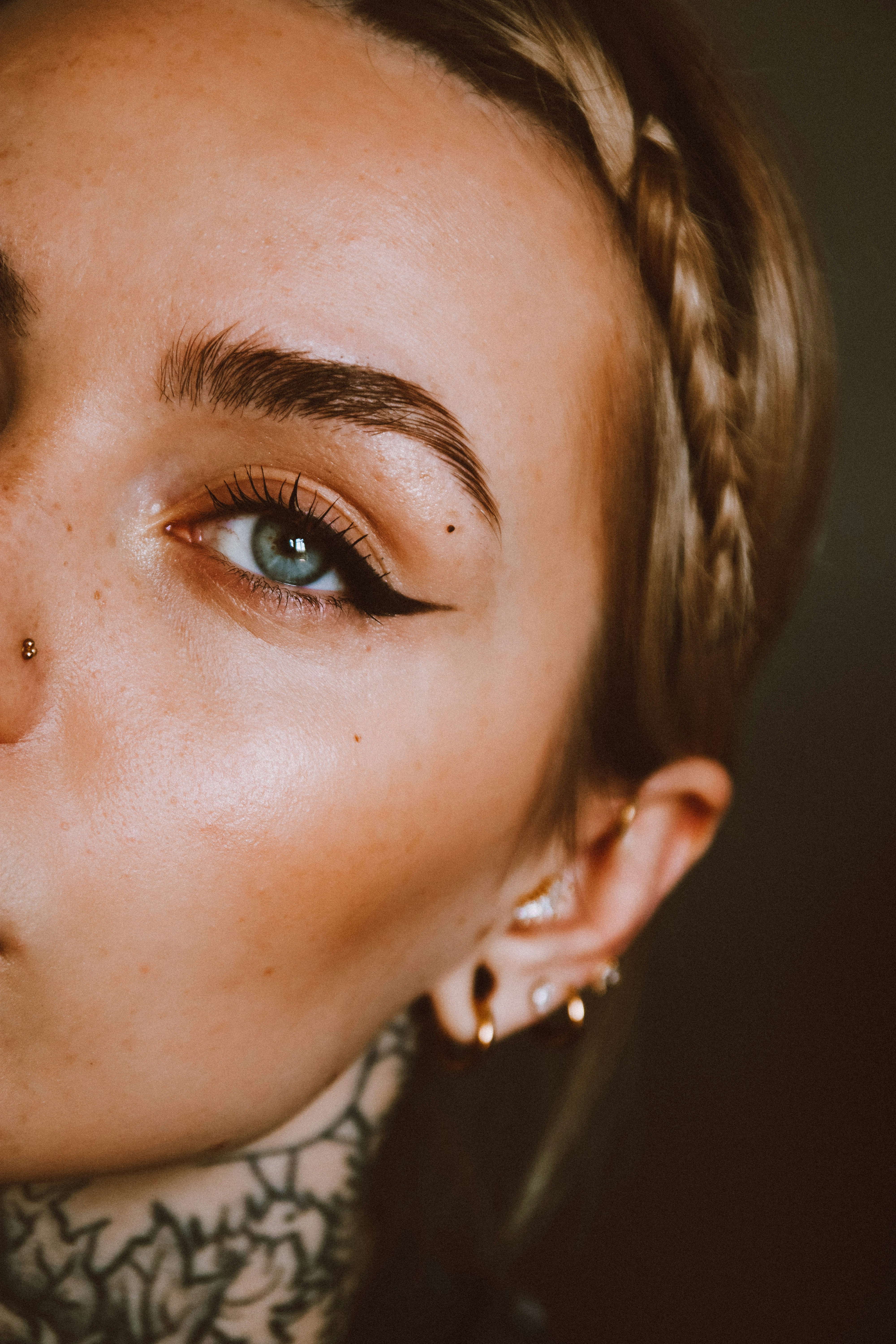 A close up of a person photo – Free Person Image on Unsplash