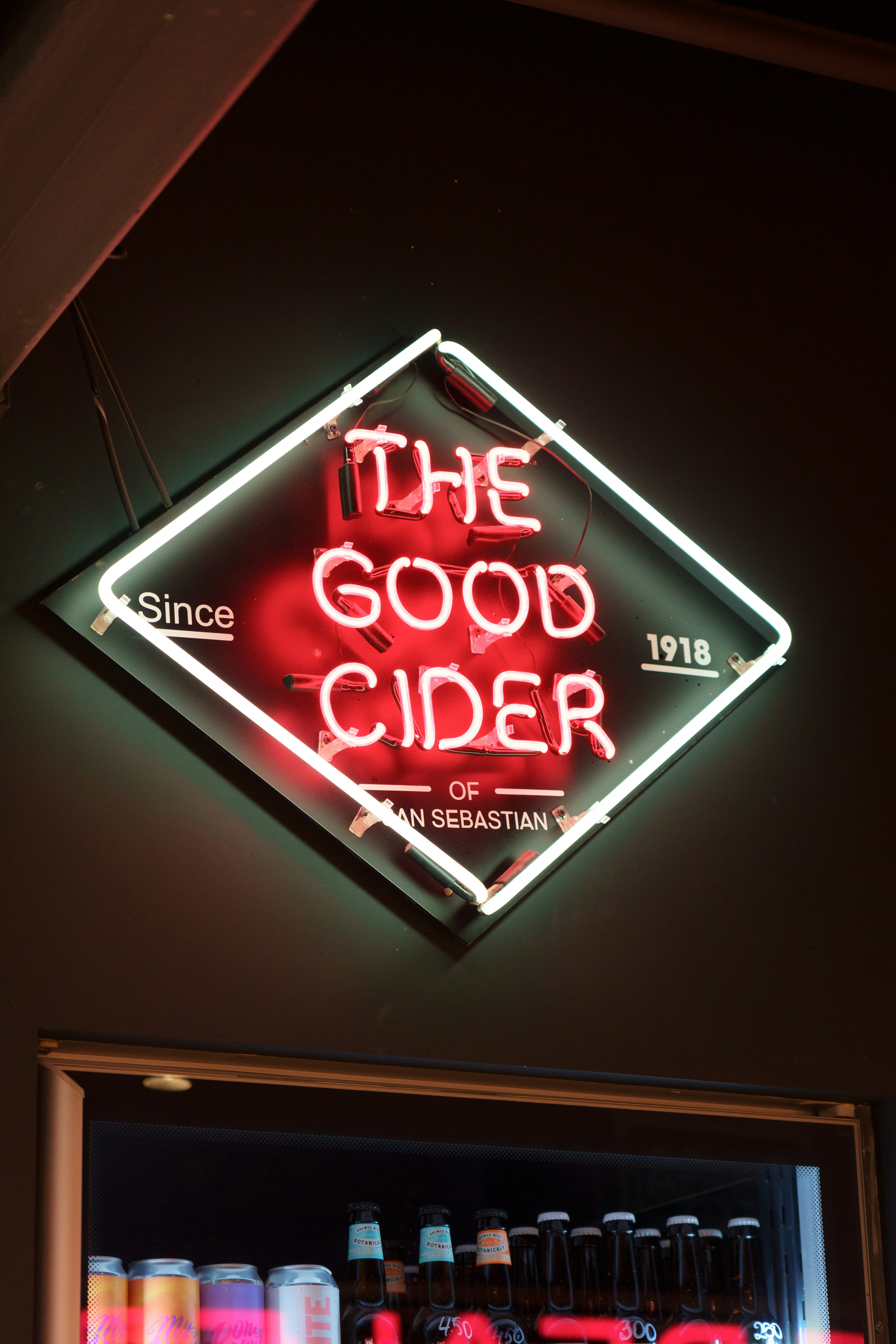 Shape photo – Free Sign Image on Unsplash