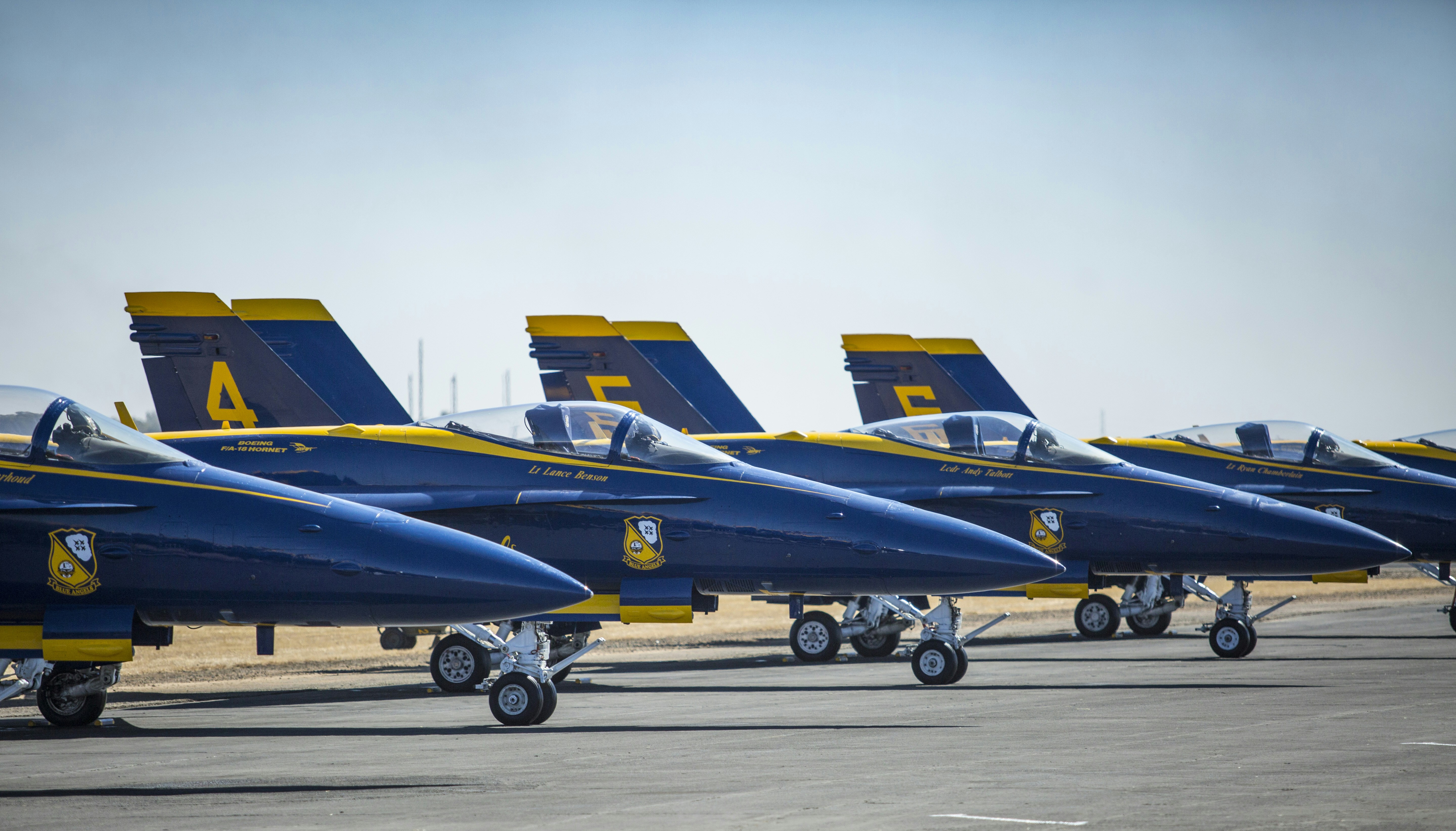 A group of blue airplanes photo – Free Blue Image on Unsplash
