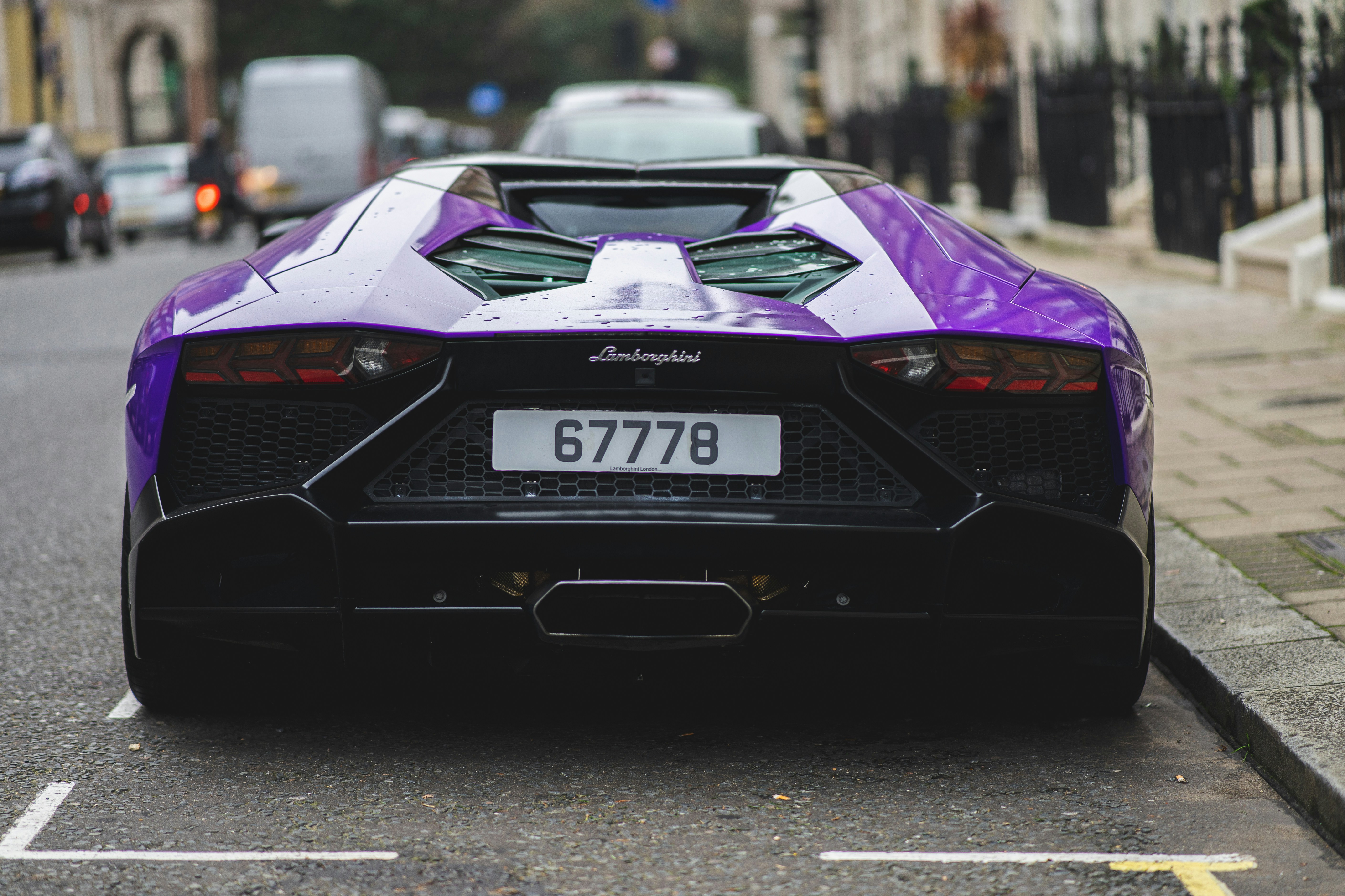 Lamborghini Violet Photos | Télécharger des images gratuites sur Unsplash