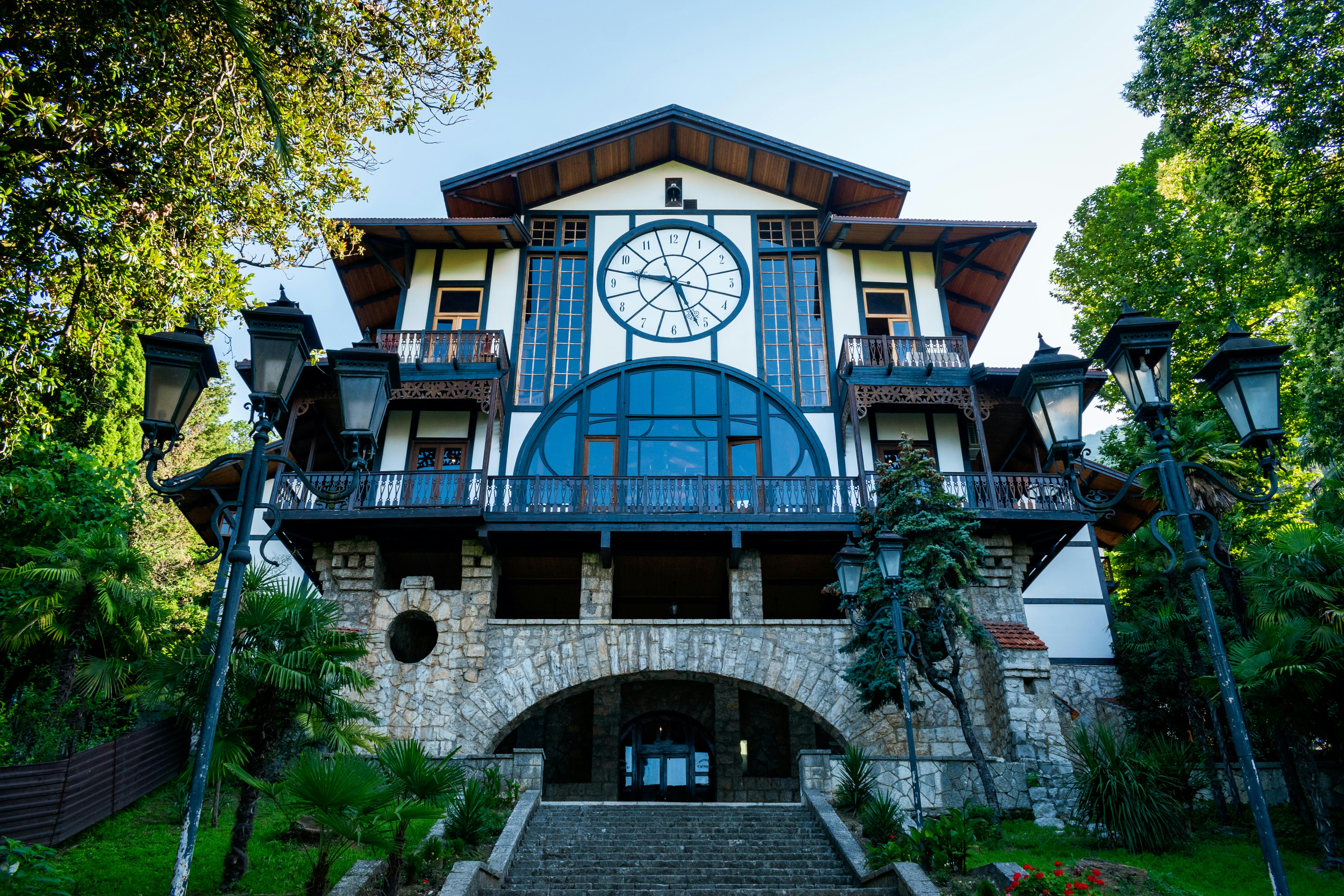 Timeless Elegance: A Grandeur Retreat