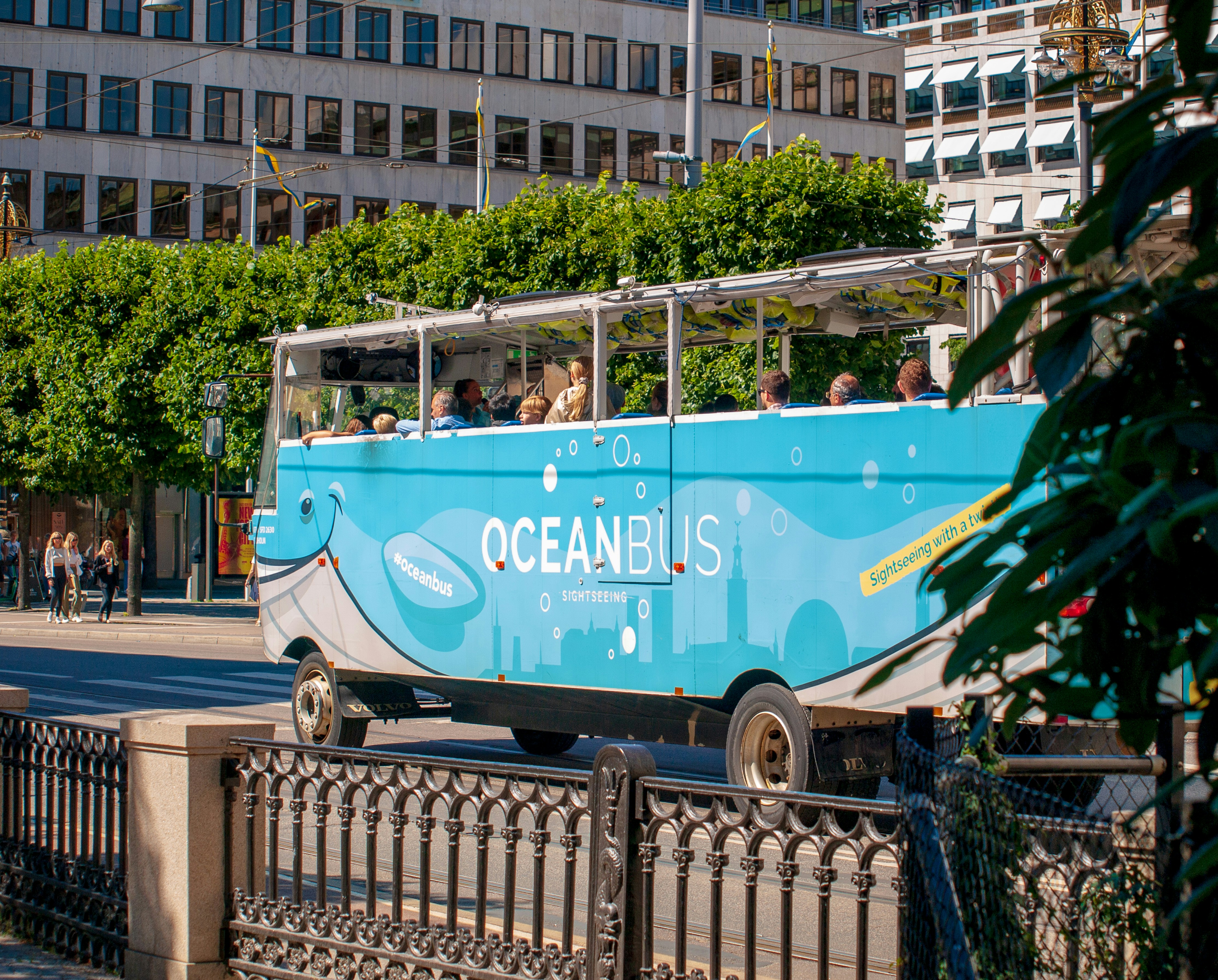 Ocean Bus Tour through City Light