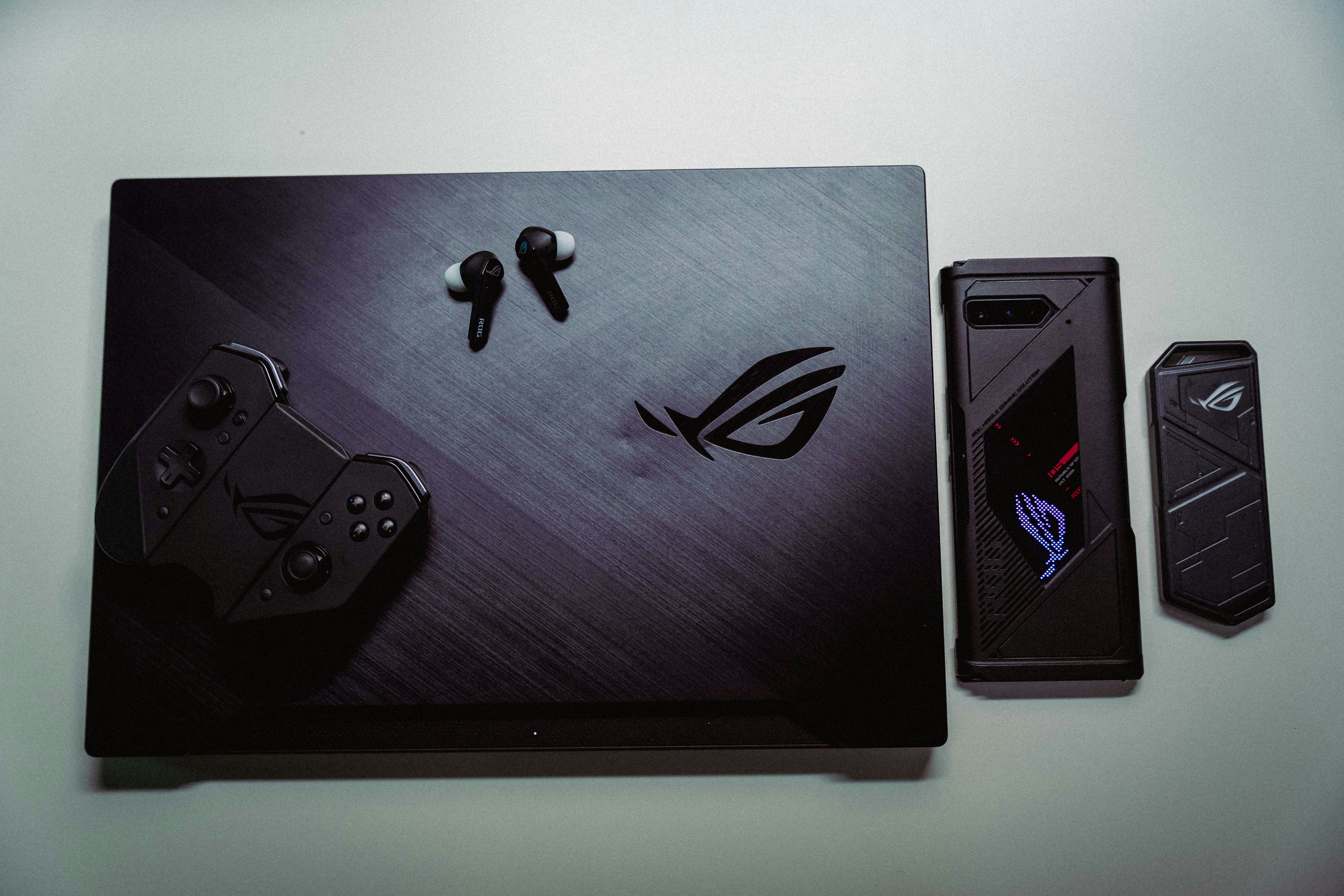 A group of gaming devices photo – Free Grey Image on Unsplash