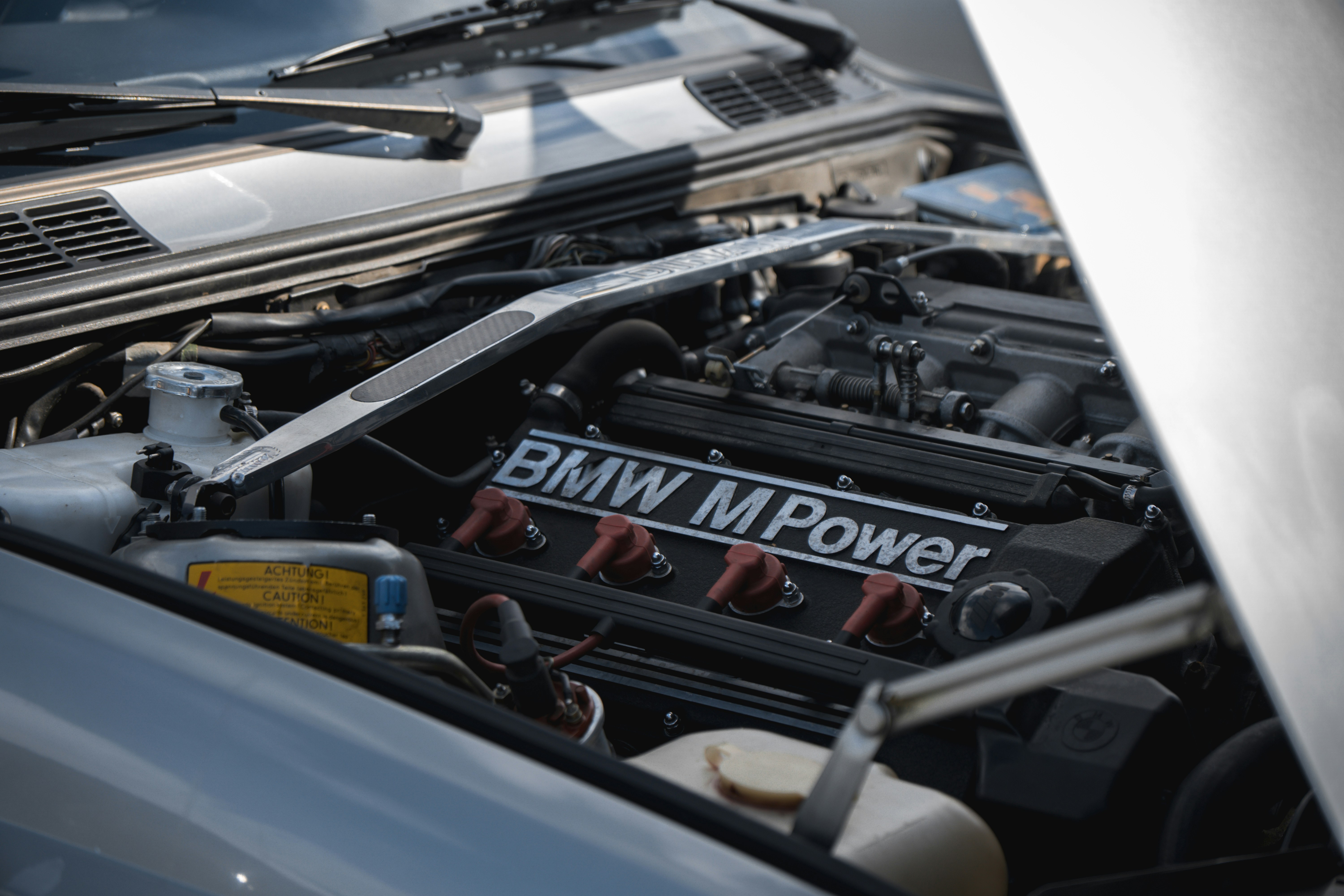 Under the Hood: BMW M Power strut and valve cover in focus