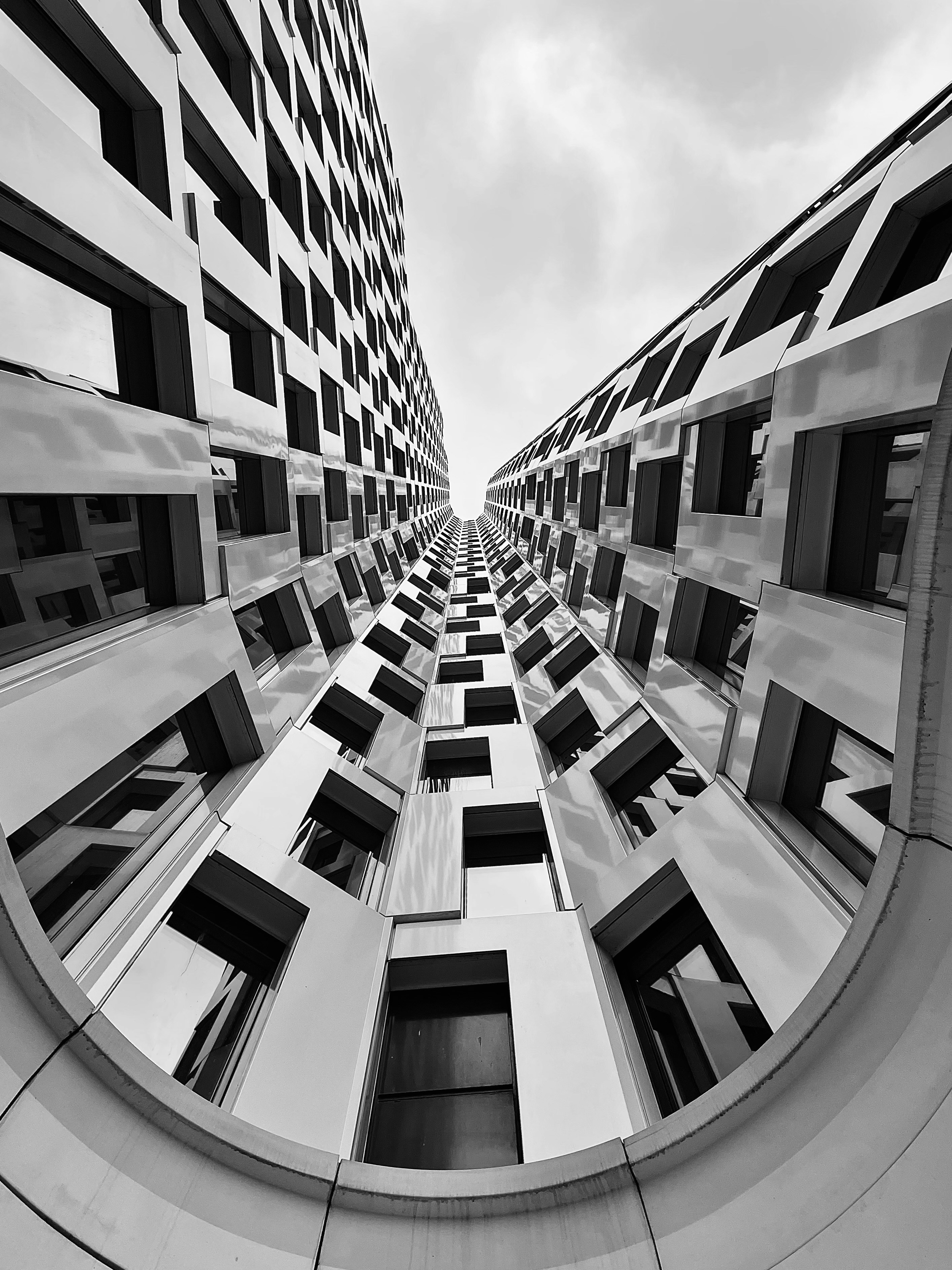 A building with multiple floors photo – Free Berlin Image on Unsplash