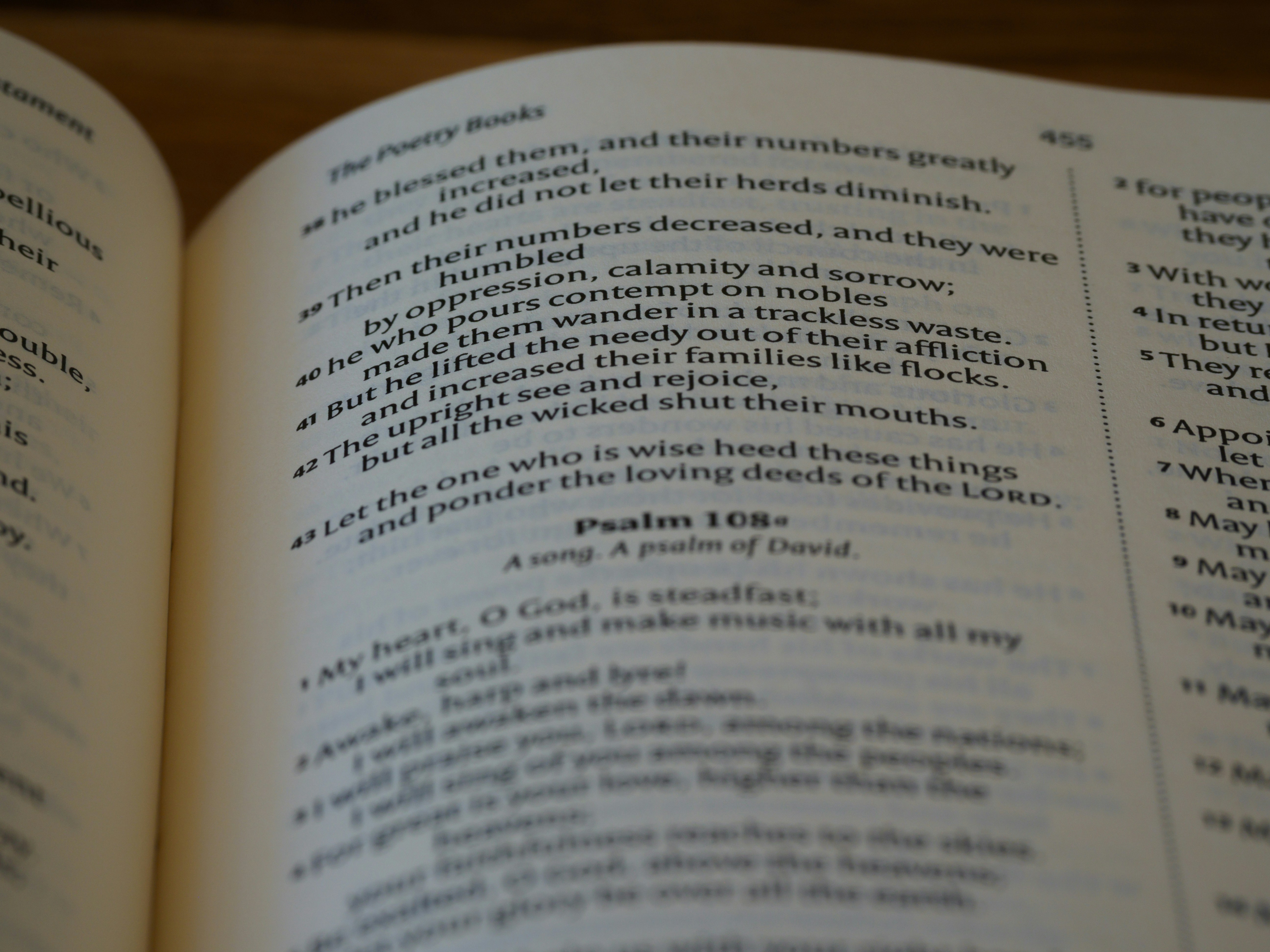 Foto zum Thema Ein offenes Buch mit Text – Kostenloses Bild auf Unsplash