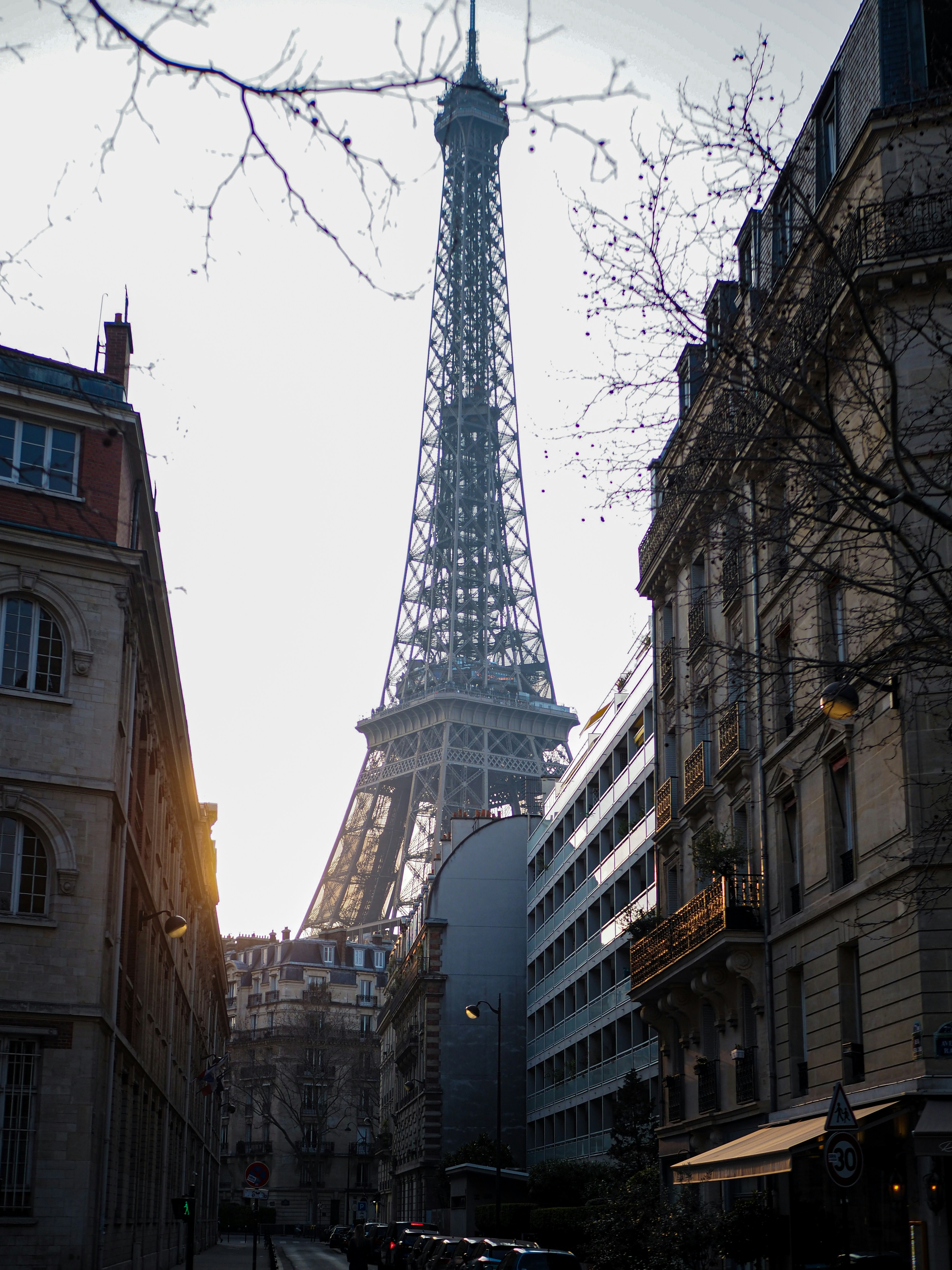 Foto Una alta torre de metal – Imagen Francia gratis en Unsplash