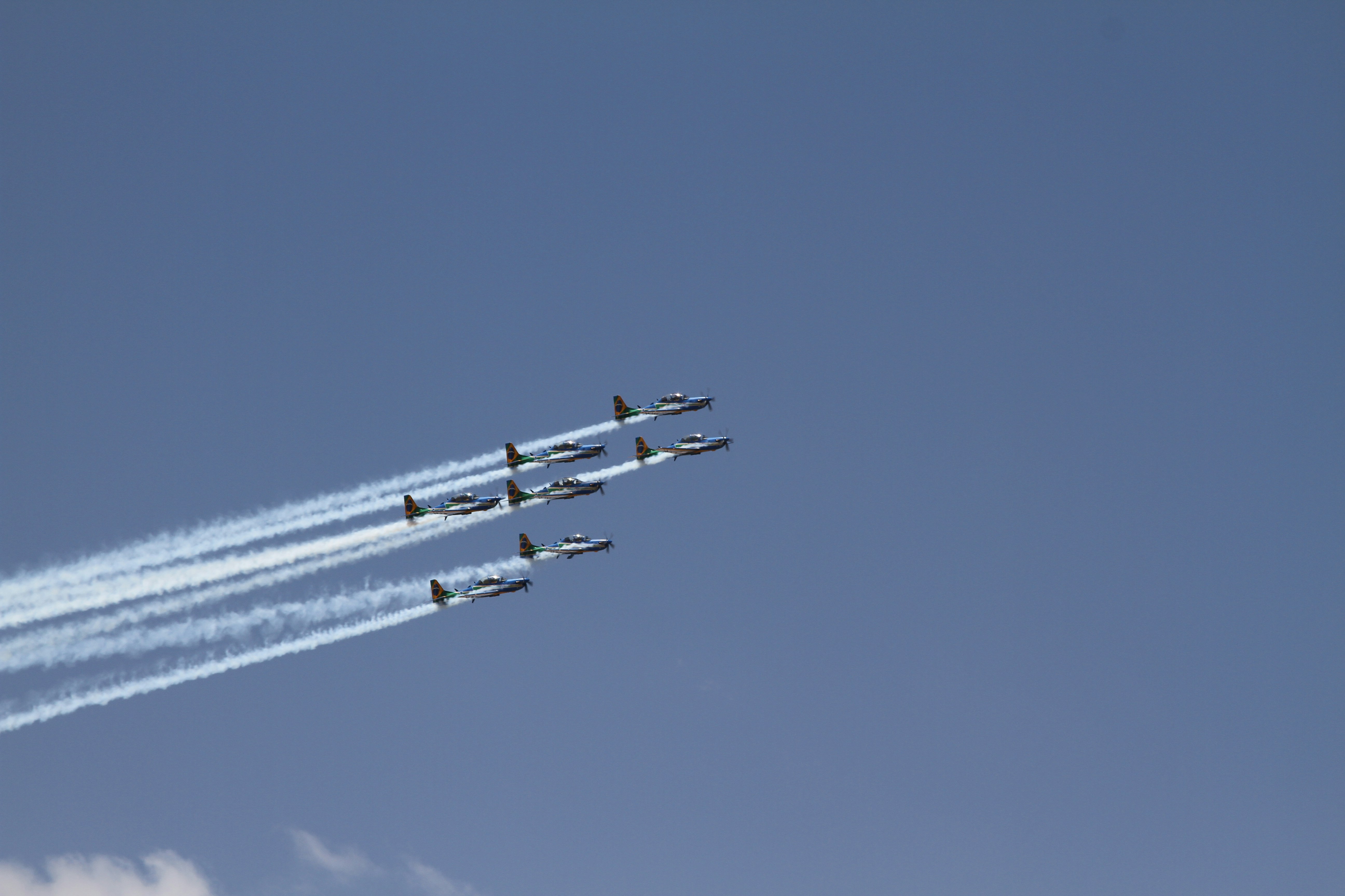 Quintet in the Blue: Precision Contrails Across an Open Sky