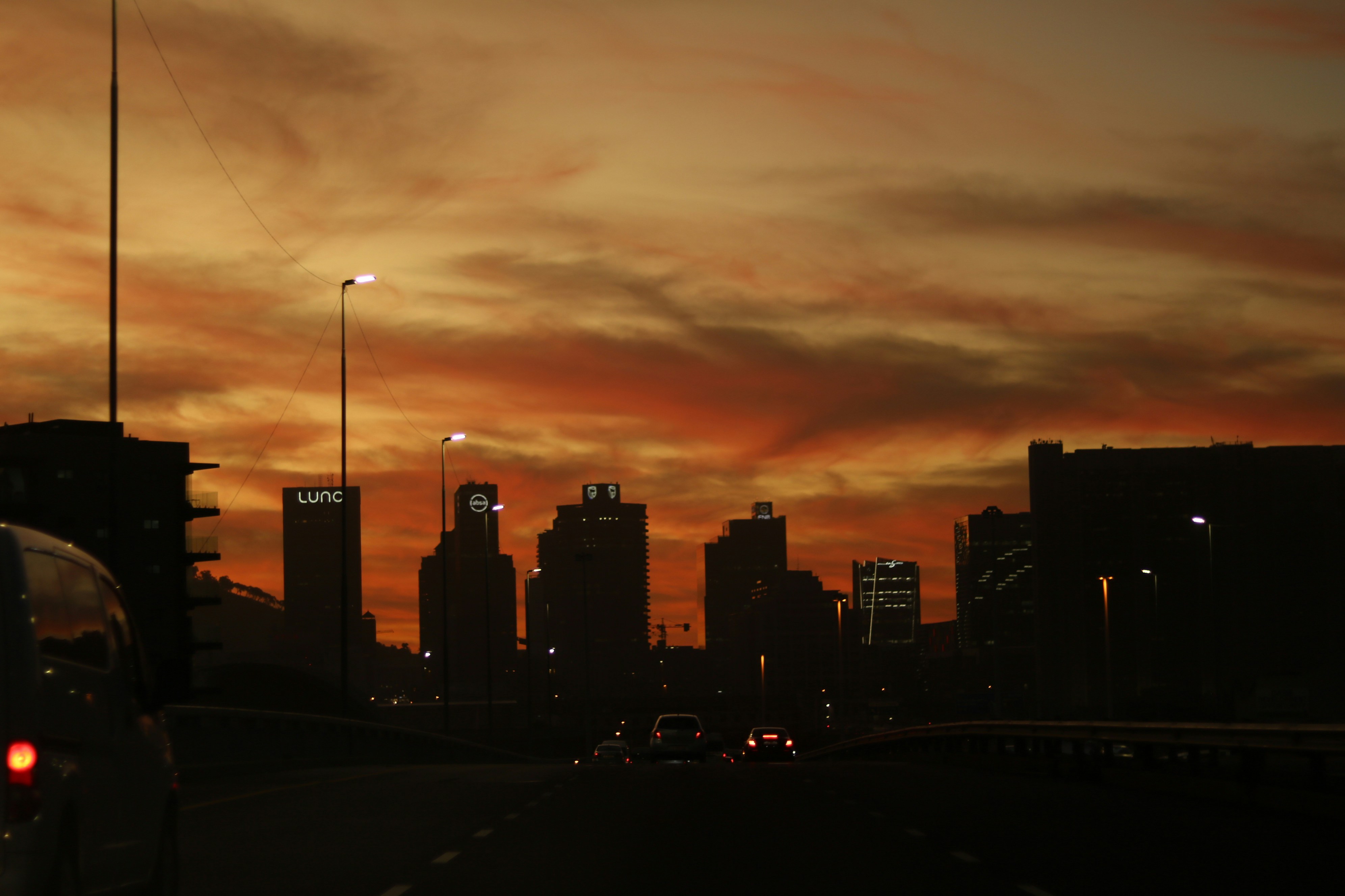 A city skyline at sunset photo – Free City Image on Unsplash