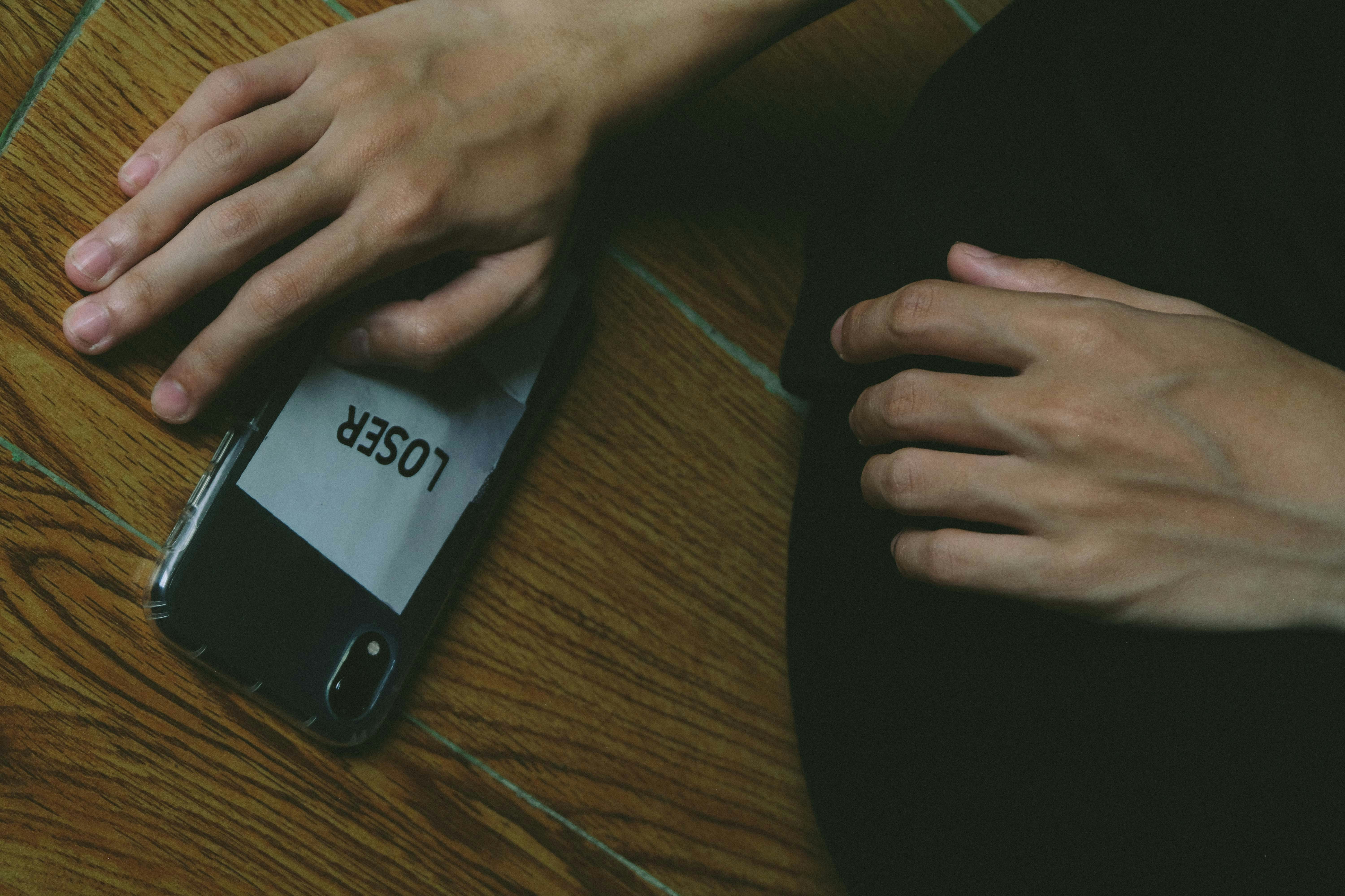 LOSER on the Floor: A Quiet Moment with a Labeled Screen