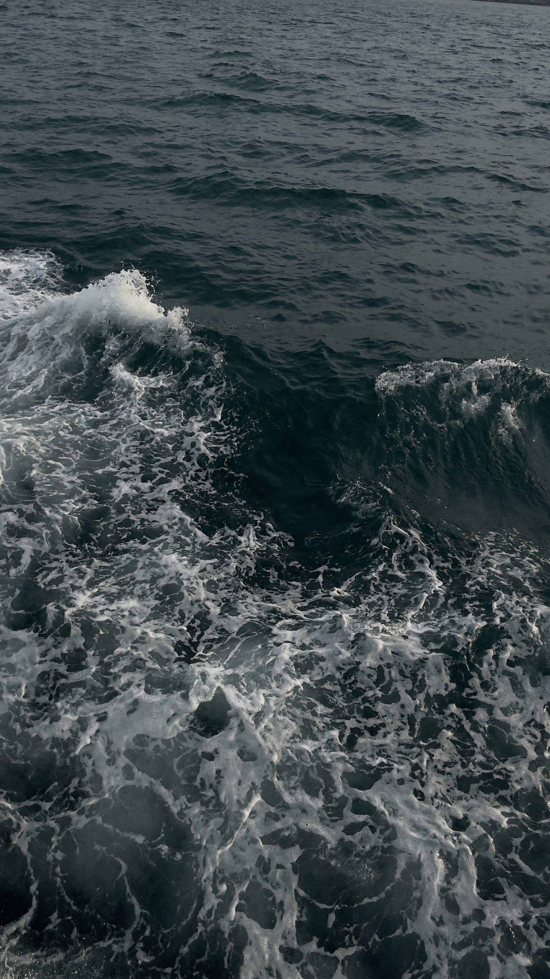 Vagues s’écrasant sur une plage photo – Photo La nature Gratuite sur ...