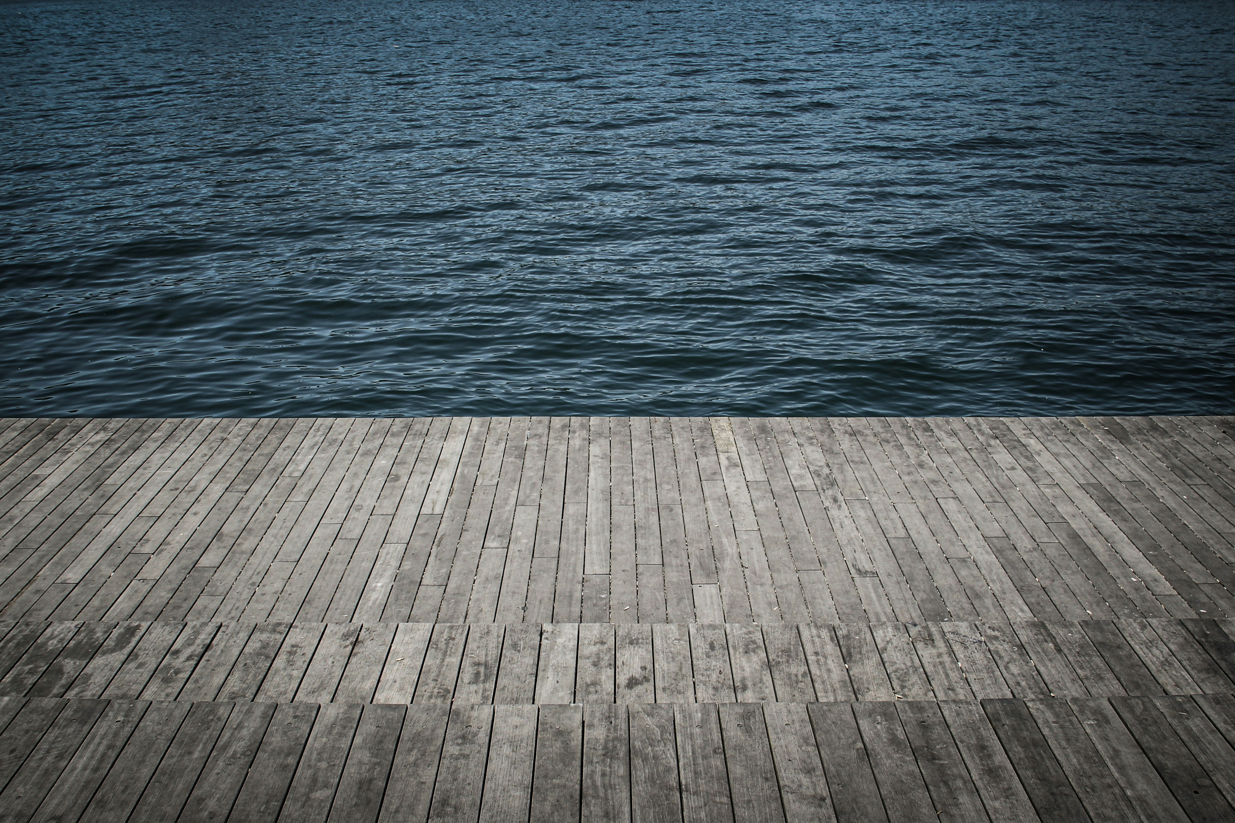 A wood deck over water photo – Free Building Image on Unsplash