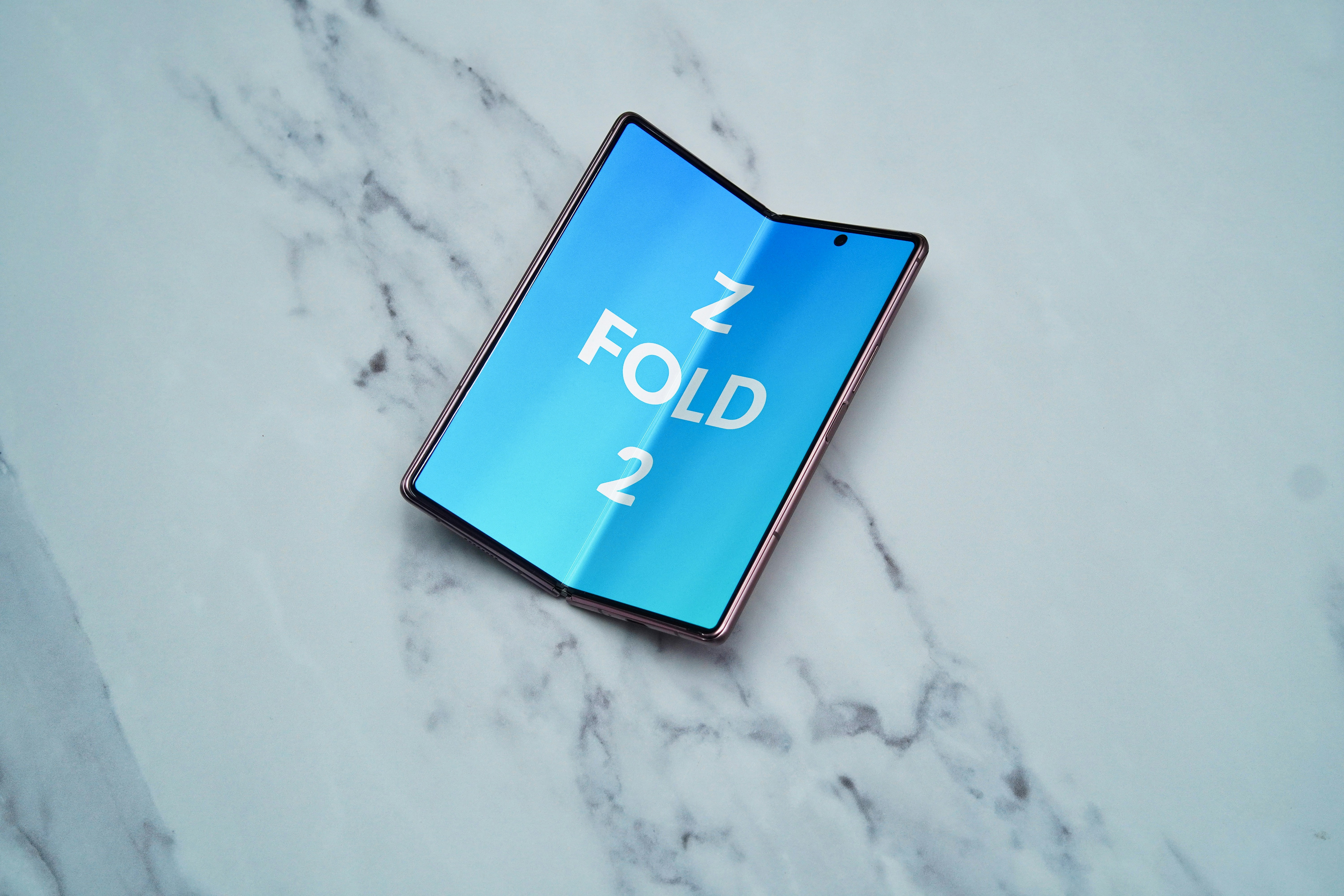 Insights | Foldable vs Rollable Screens: The Future of Smartphones